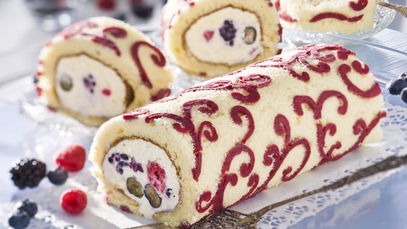 Så dekorerar du rulltårtan – steg för steg