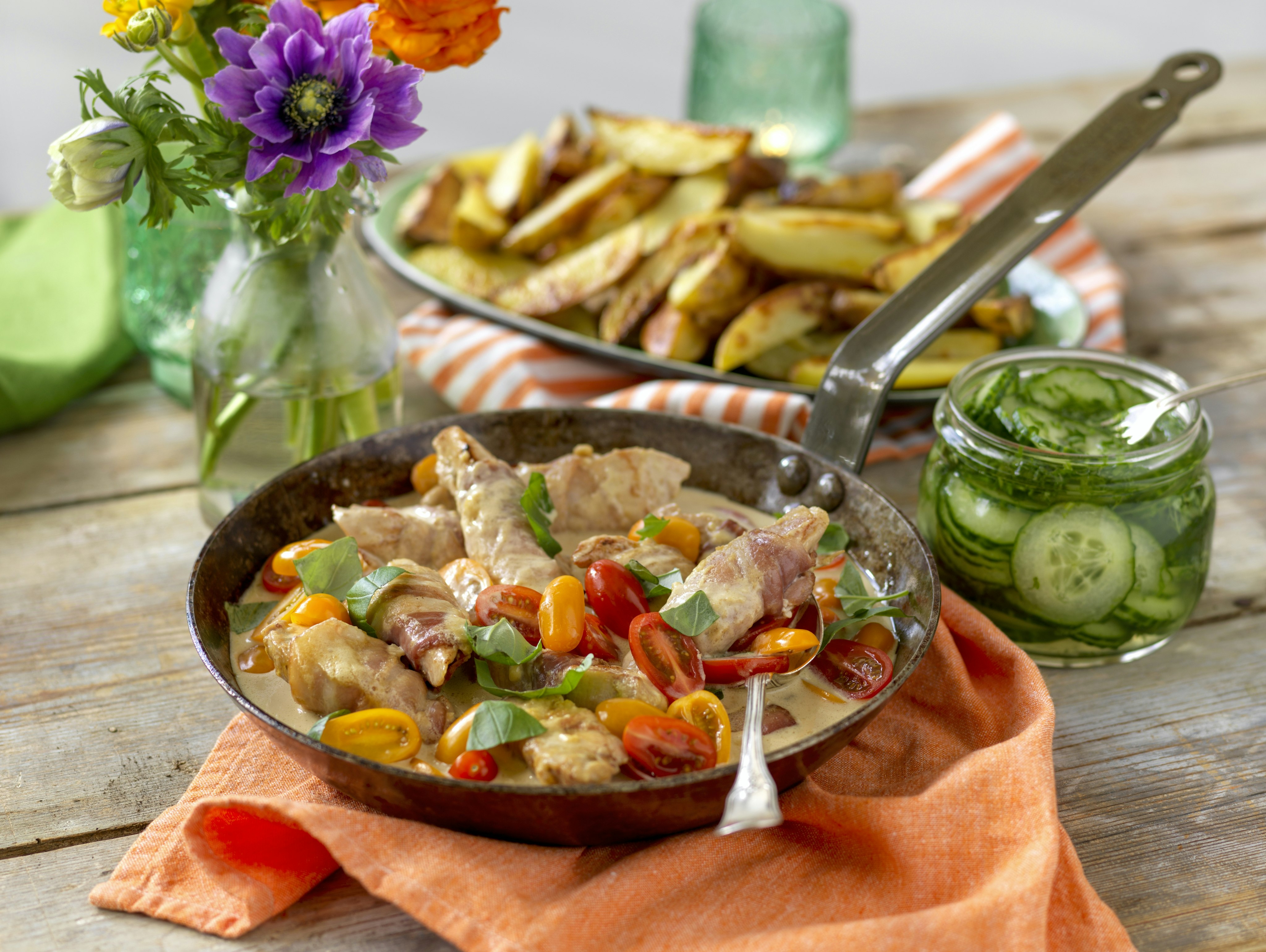 Baconlindad kyckling i parmesansås