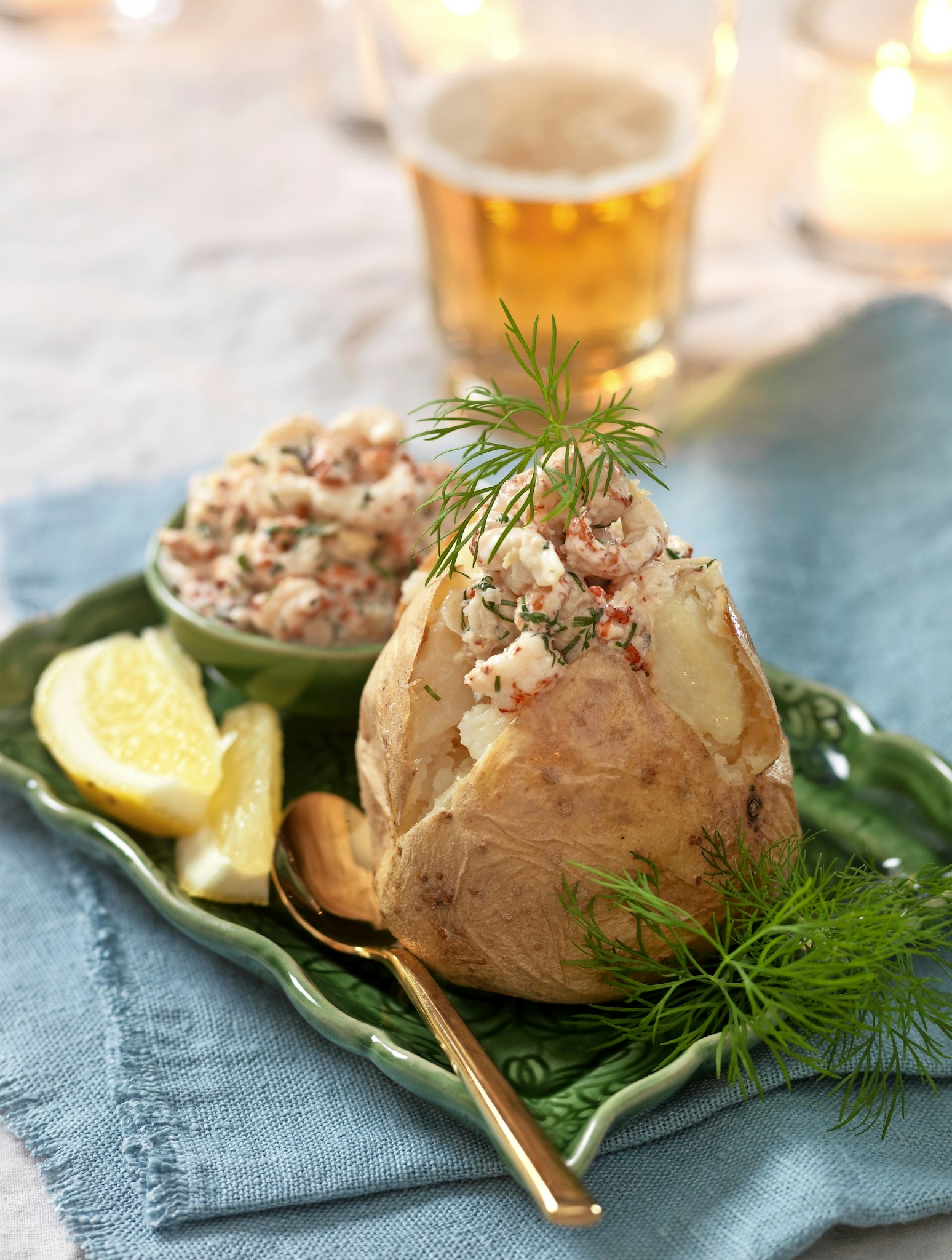 Bakad potatis med kräftröra