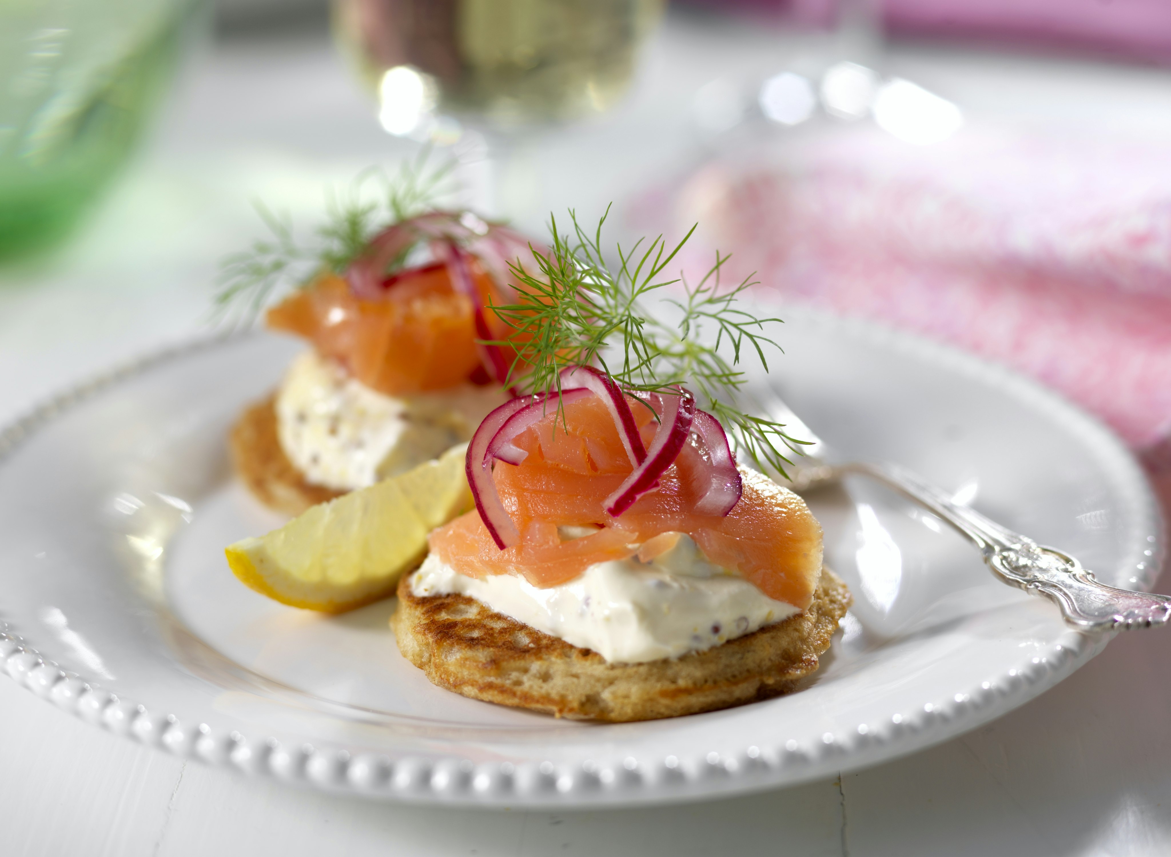 Blinier med kallrökt lax