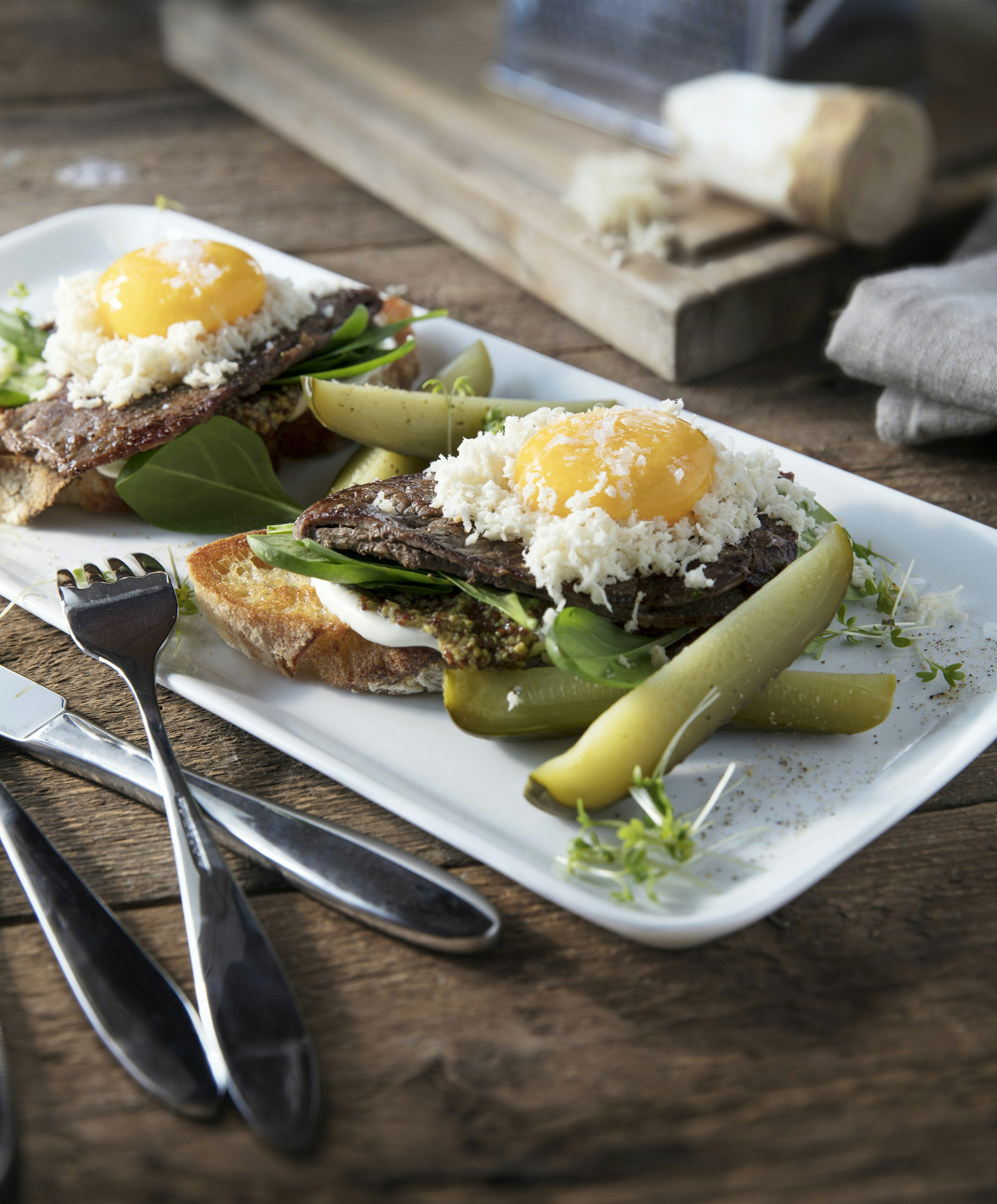 Bookmakertoast med lövbiff