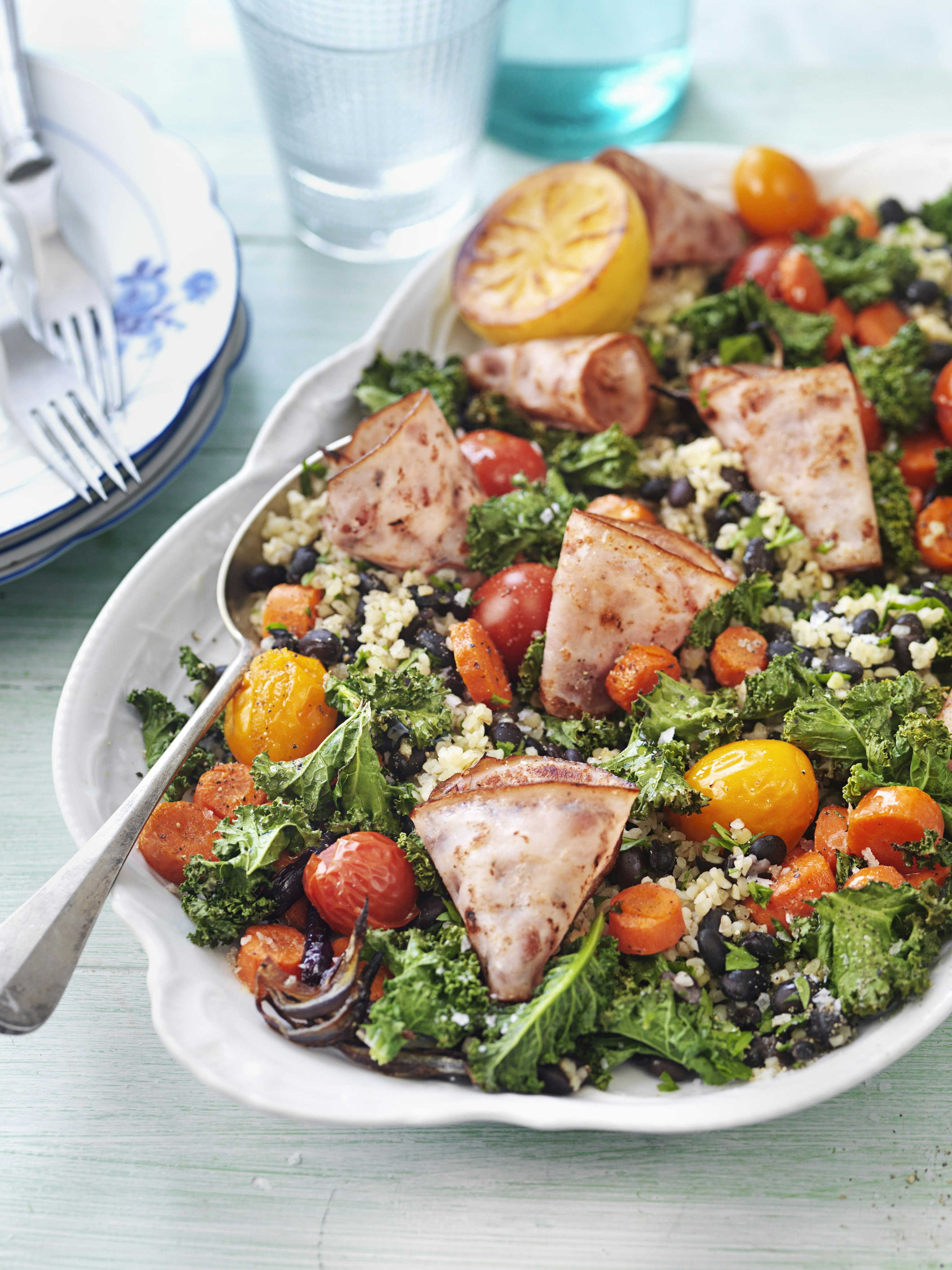 Bulgur med rostade grönsaker och kycklingbacon