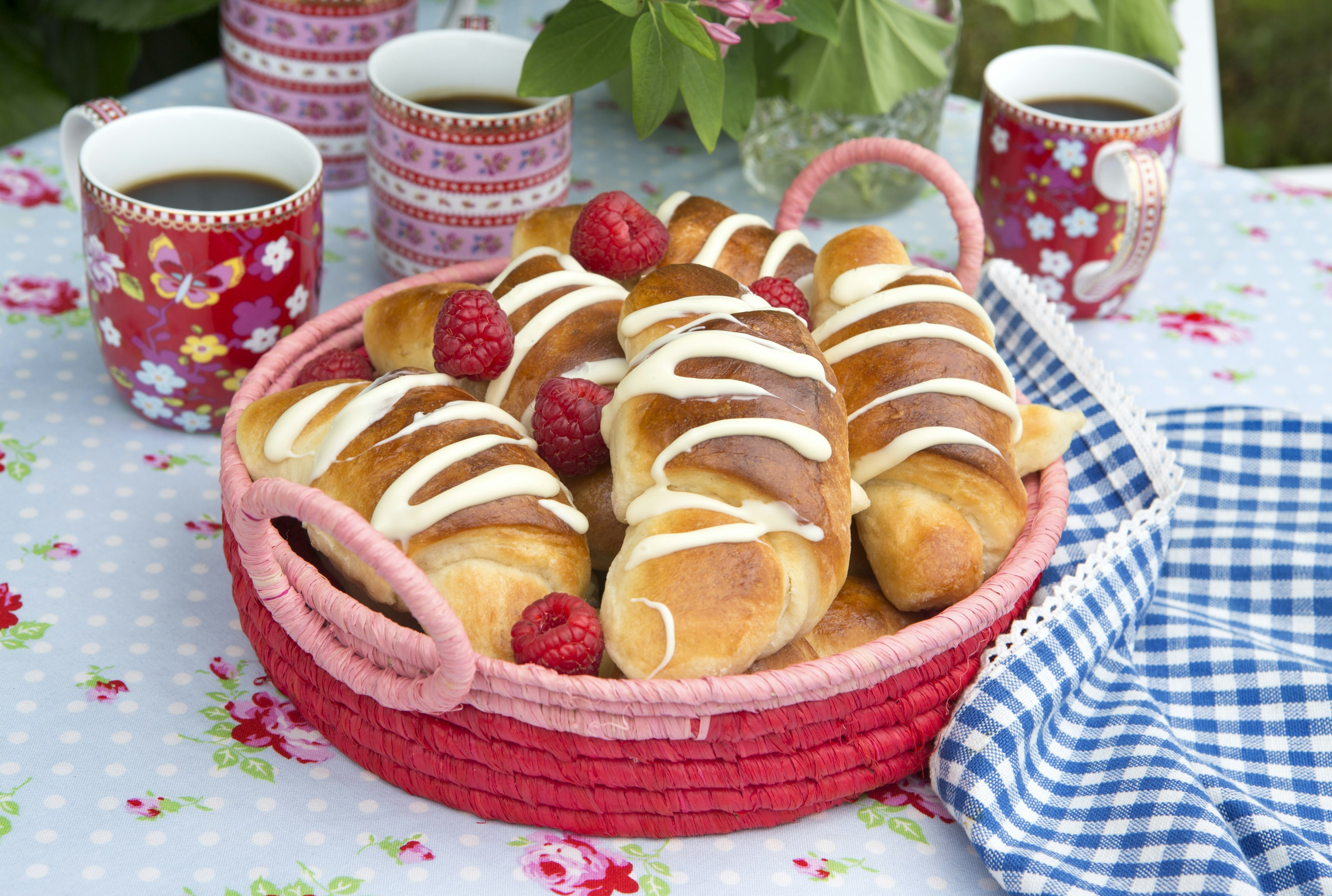 Gifflar med hallon och vit choklad