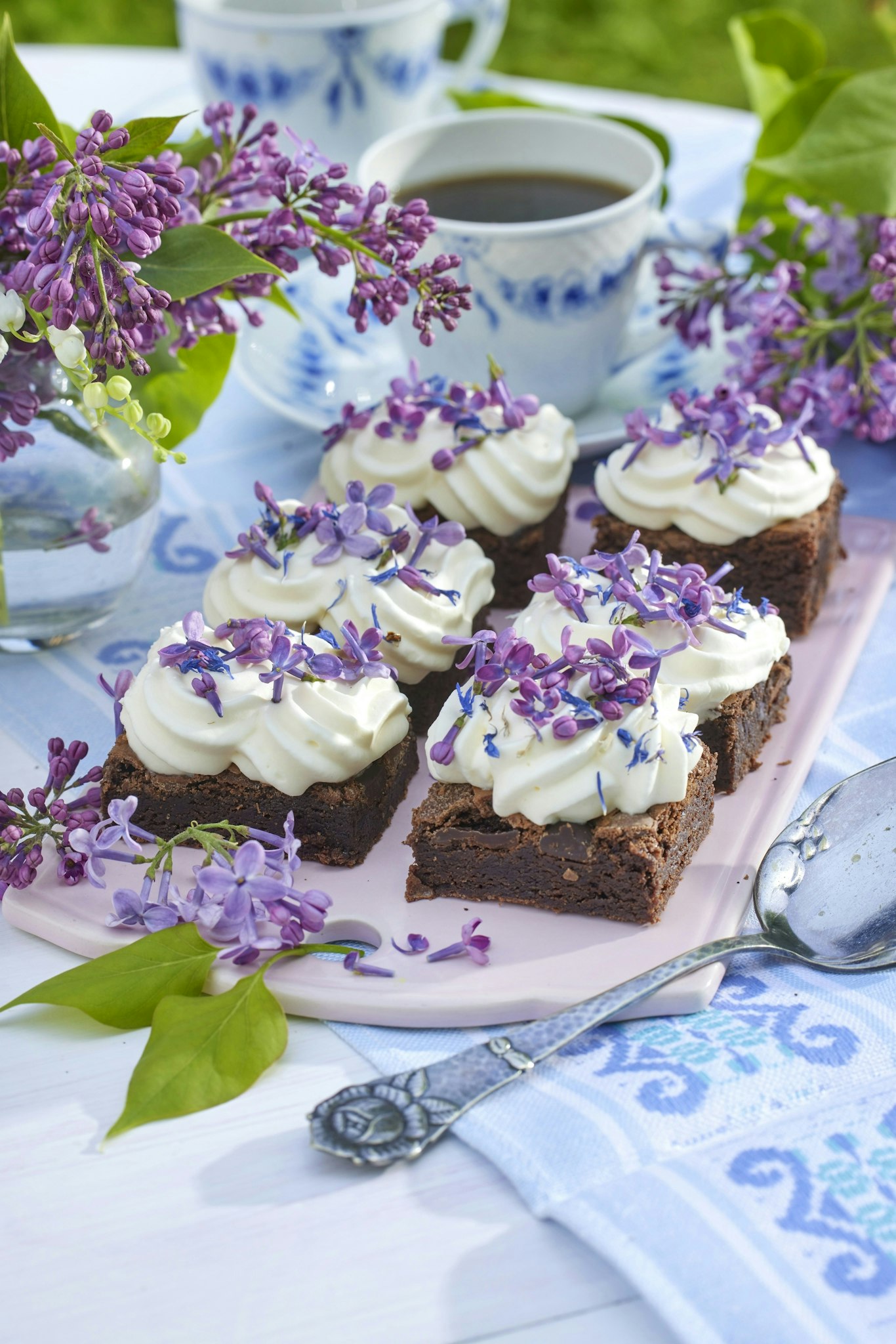 Chokladrutor med grädde och syren