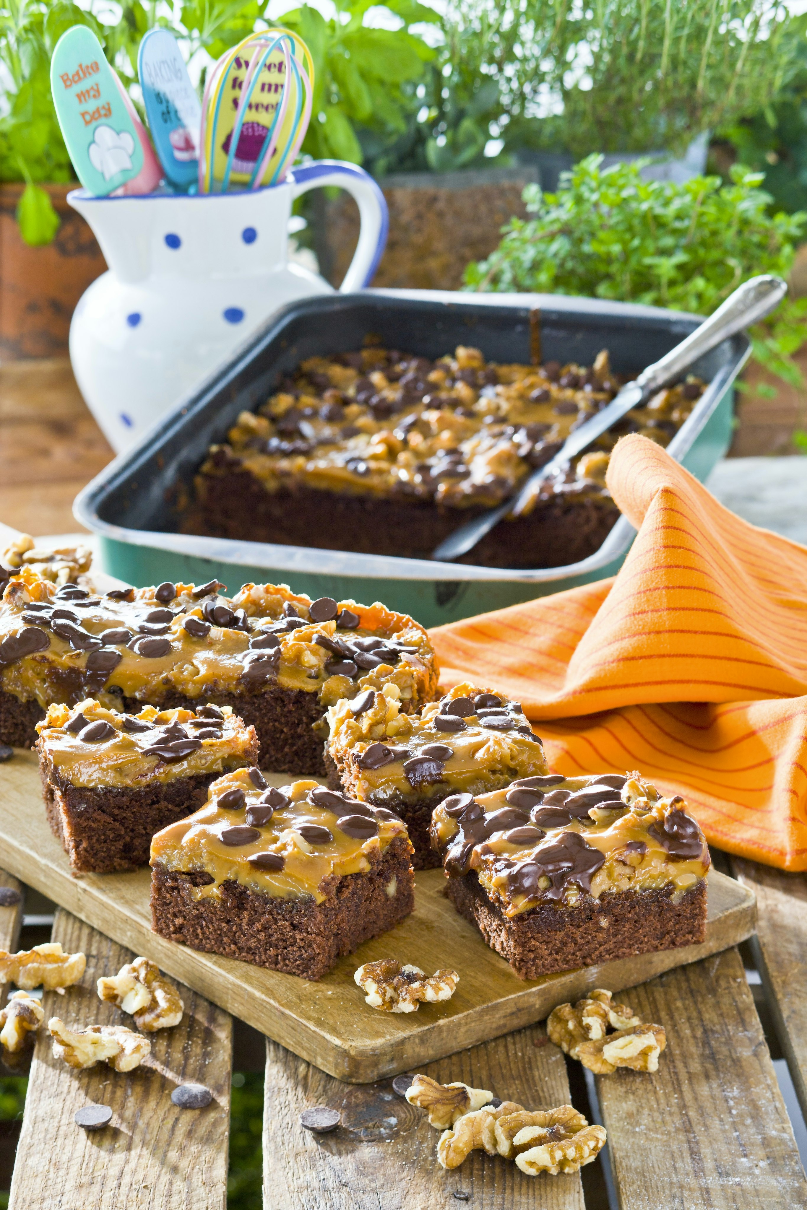 Chokladrutor med karamelltopping