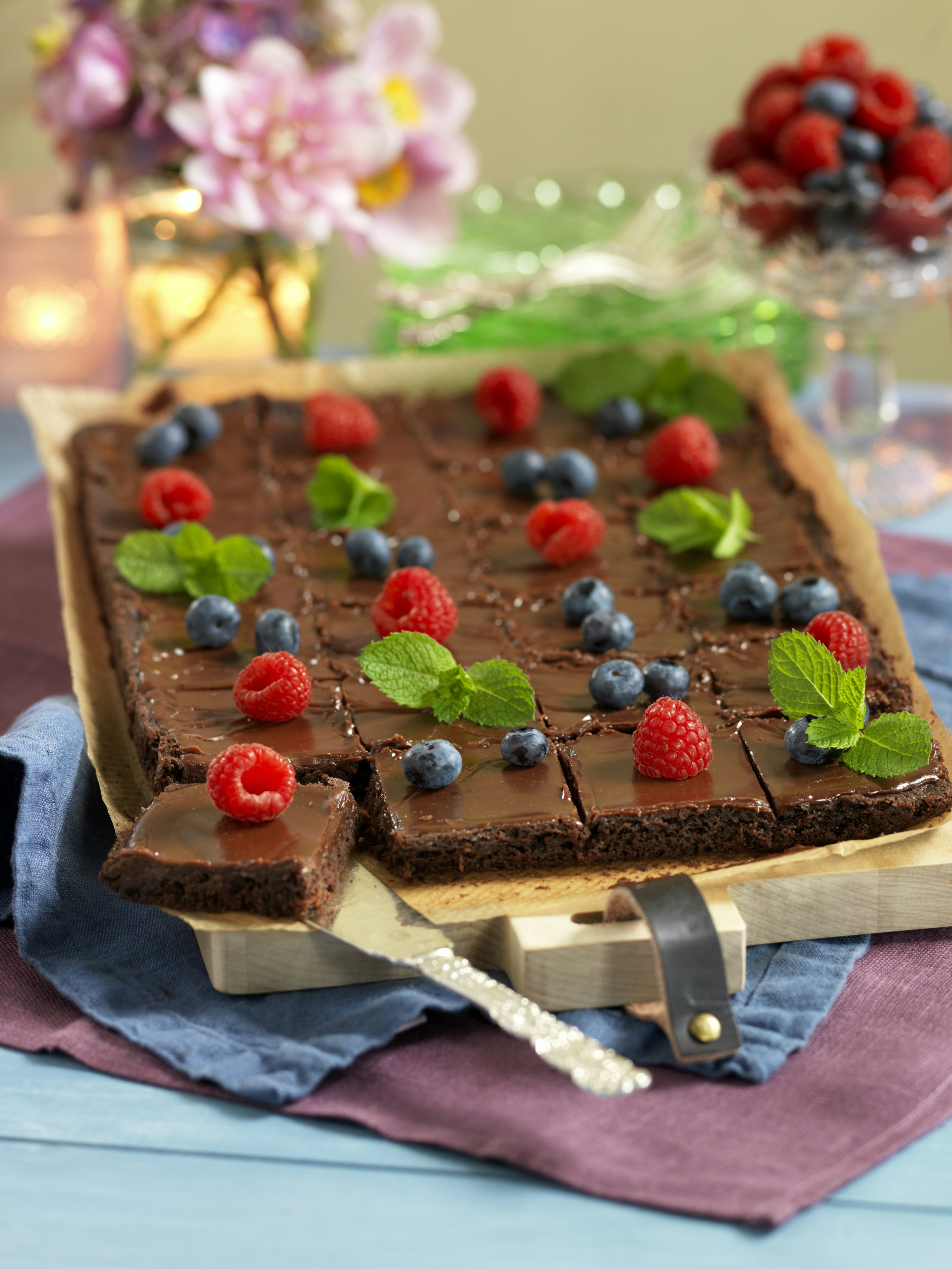 Chokladrutor med kolaglasyr