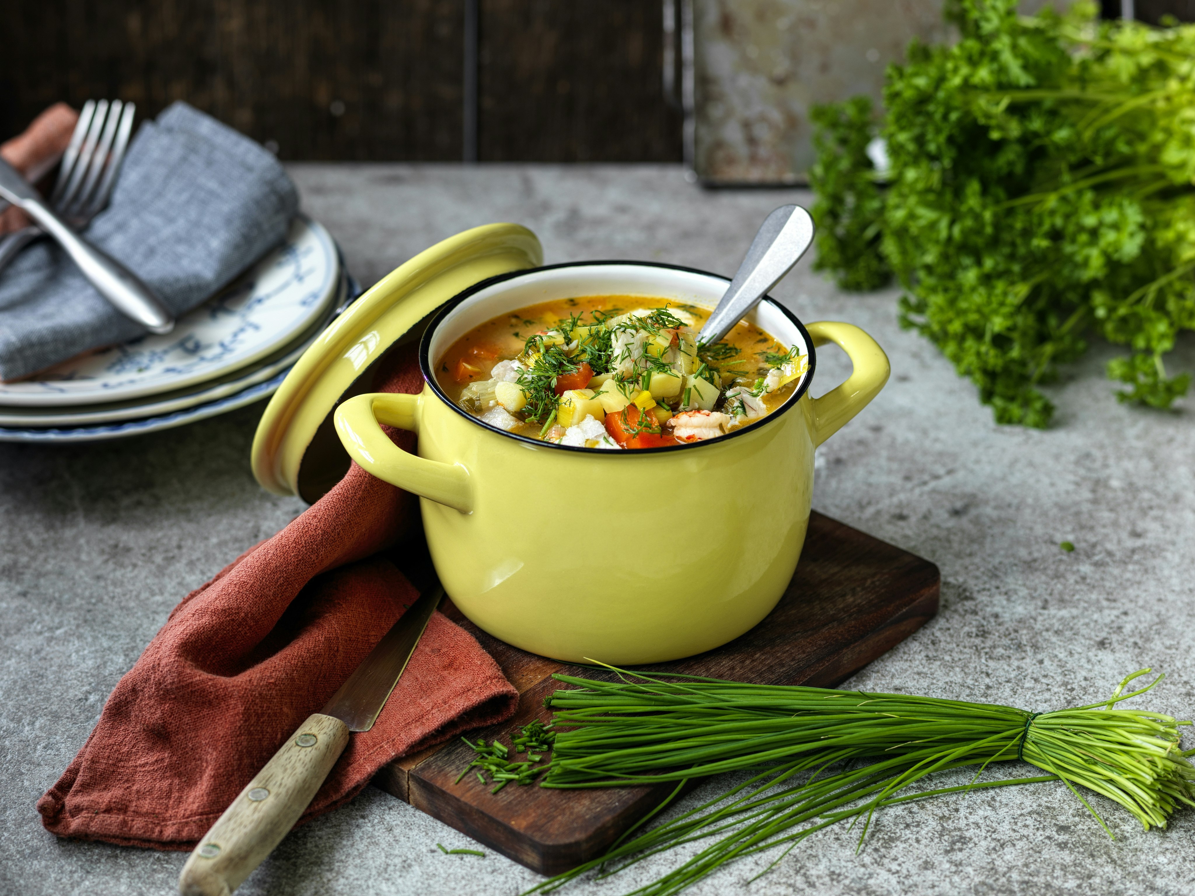 Fiskgryta med kräftstjärtar