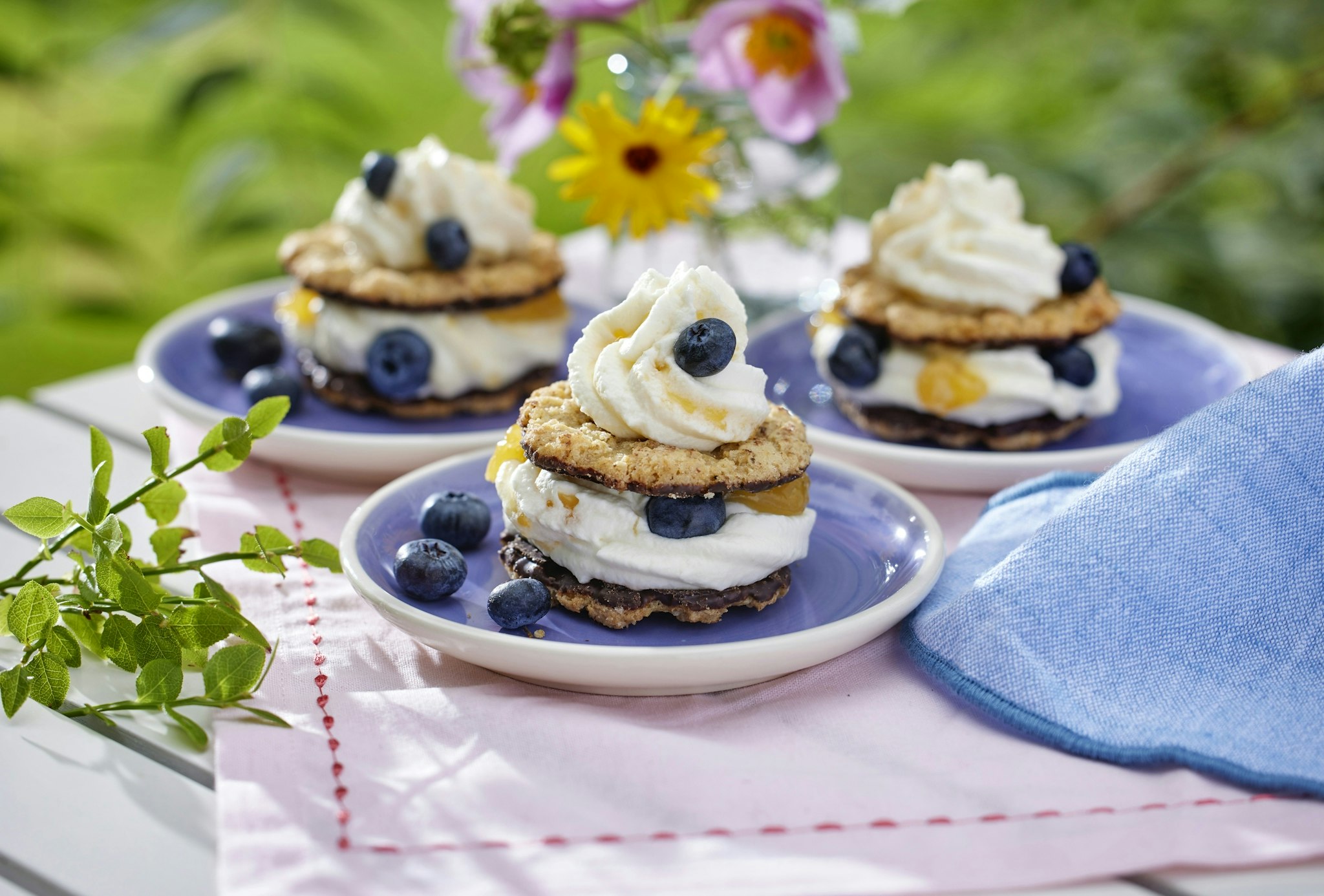 Flarn med lemon curd och blåbär
