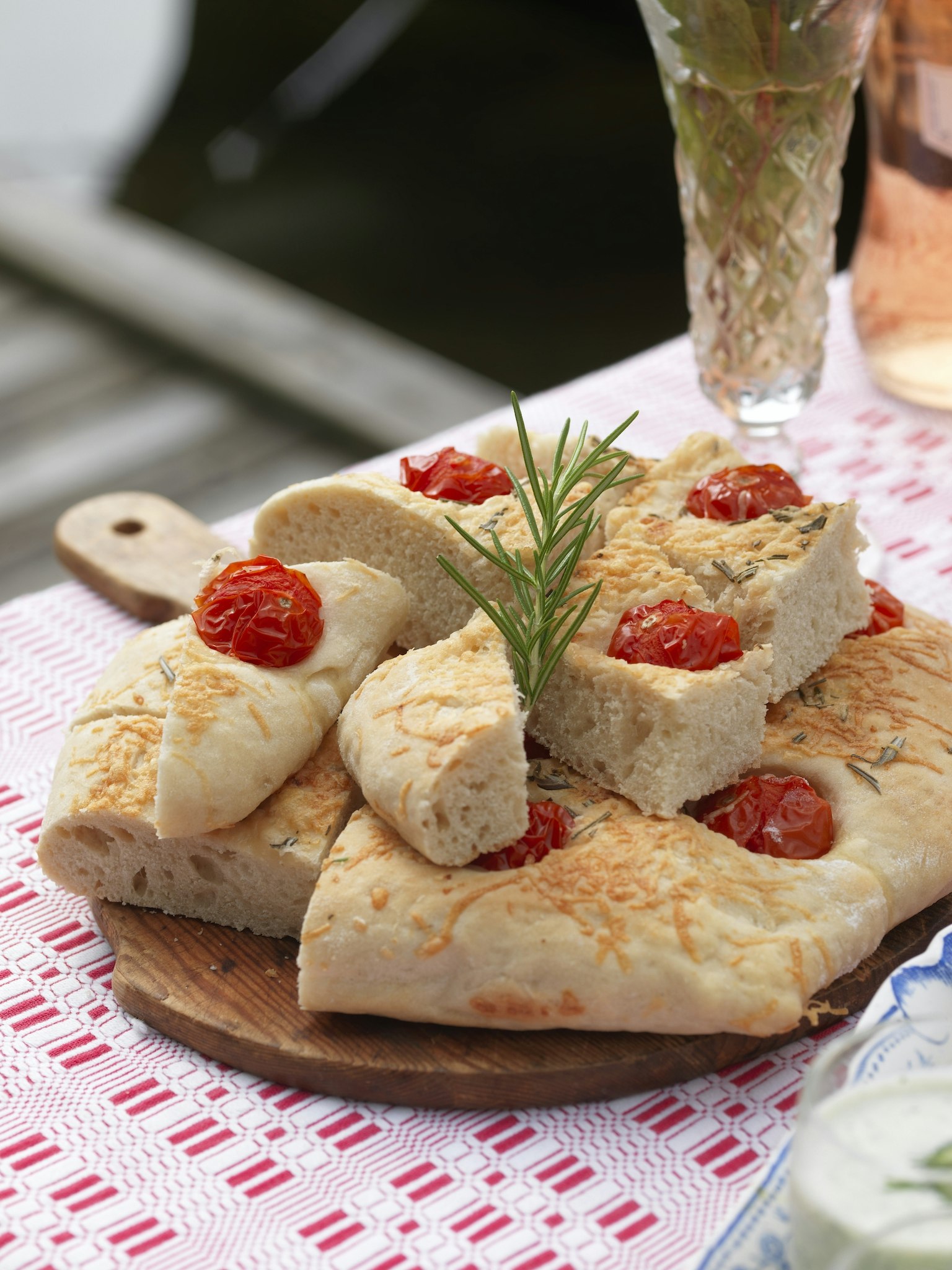 Focaccia med tomater och parmesan