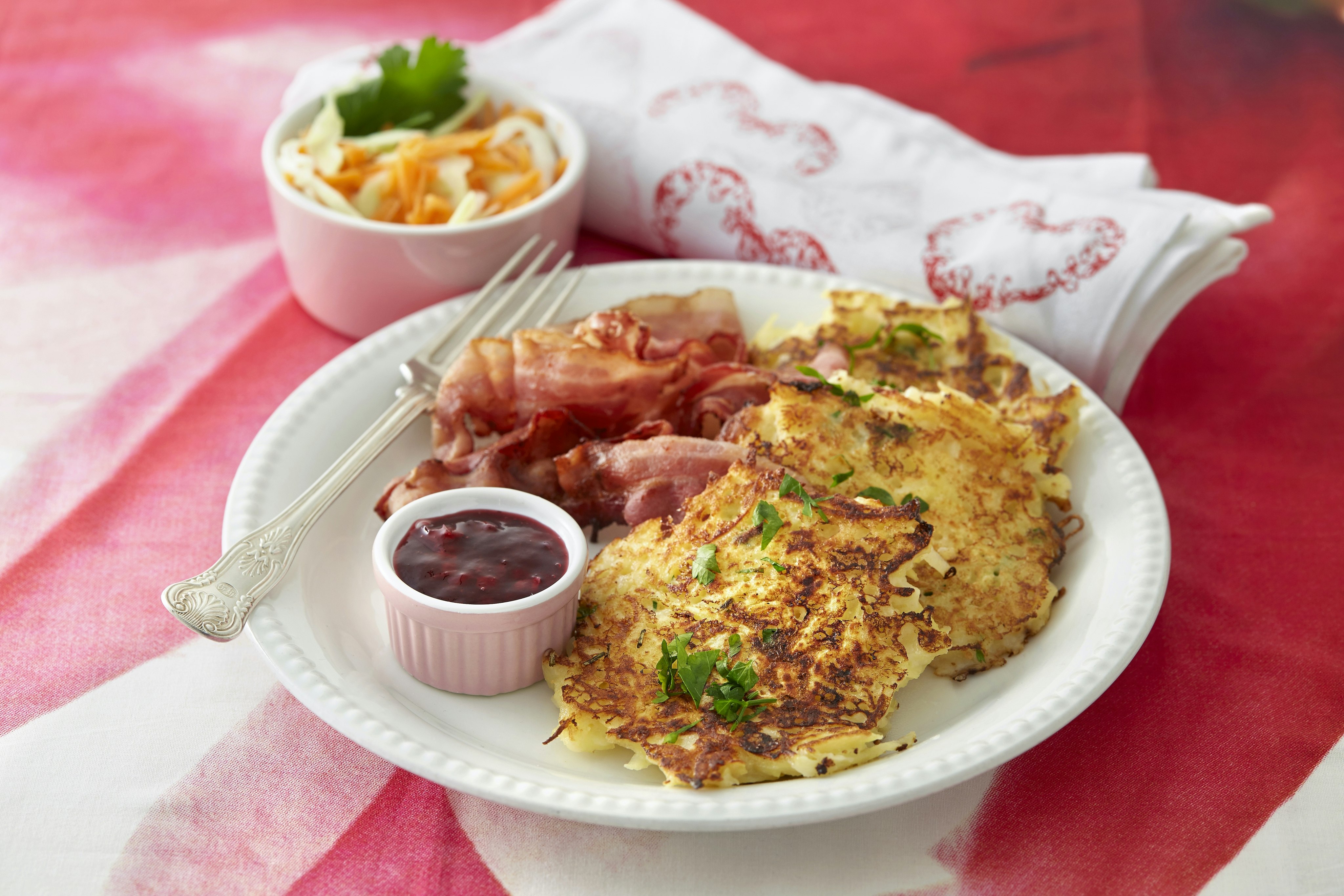 Raggmunk med klassiska tillbehör