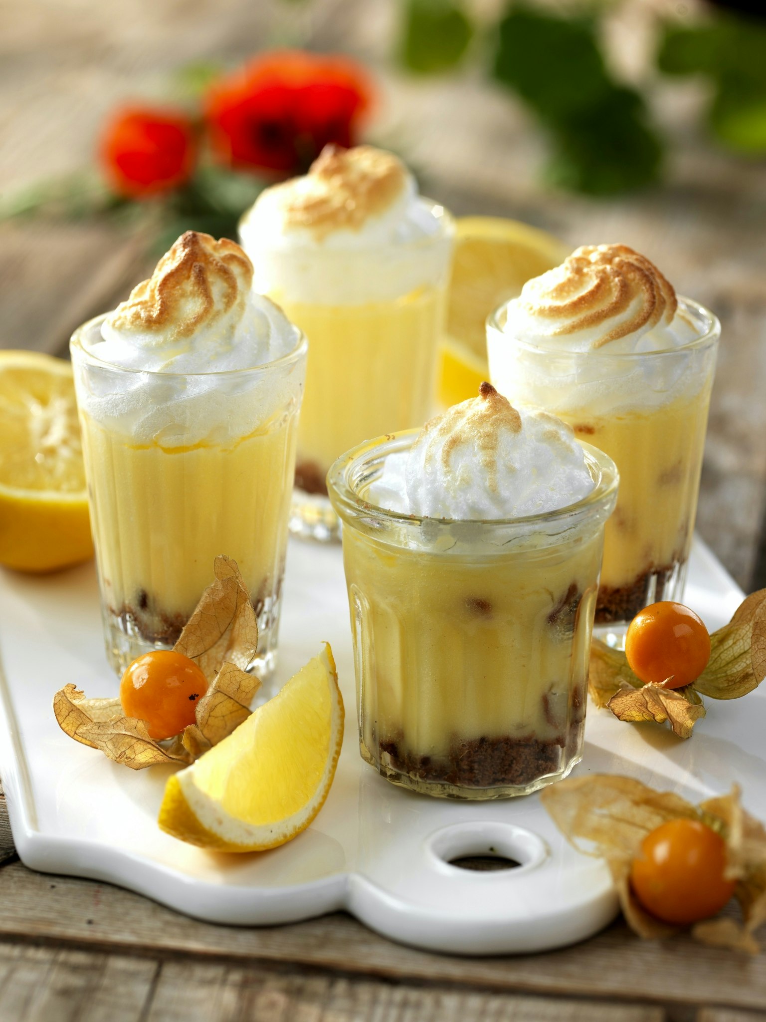 Frisk citronmaräng med chokladkex