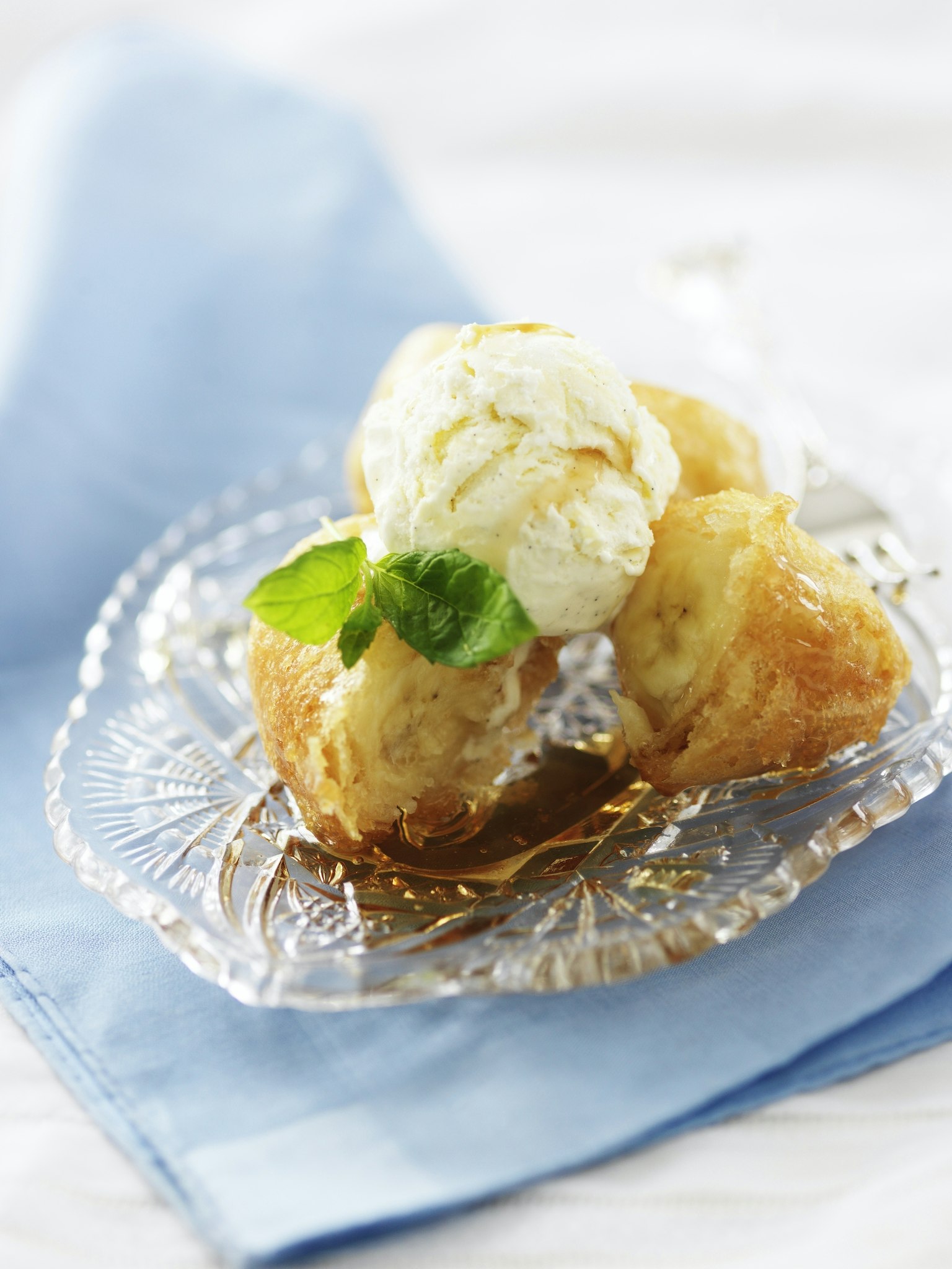 Friterad banan med vaniljglass