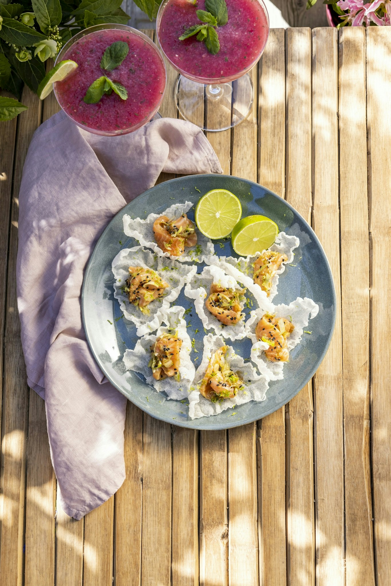 Friterat rispapper med asiatisk salmalax