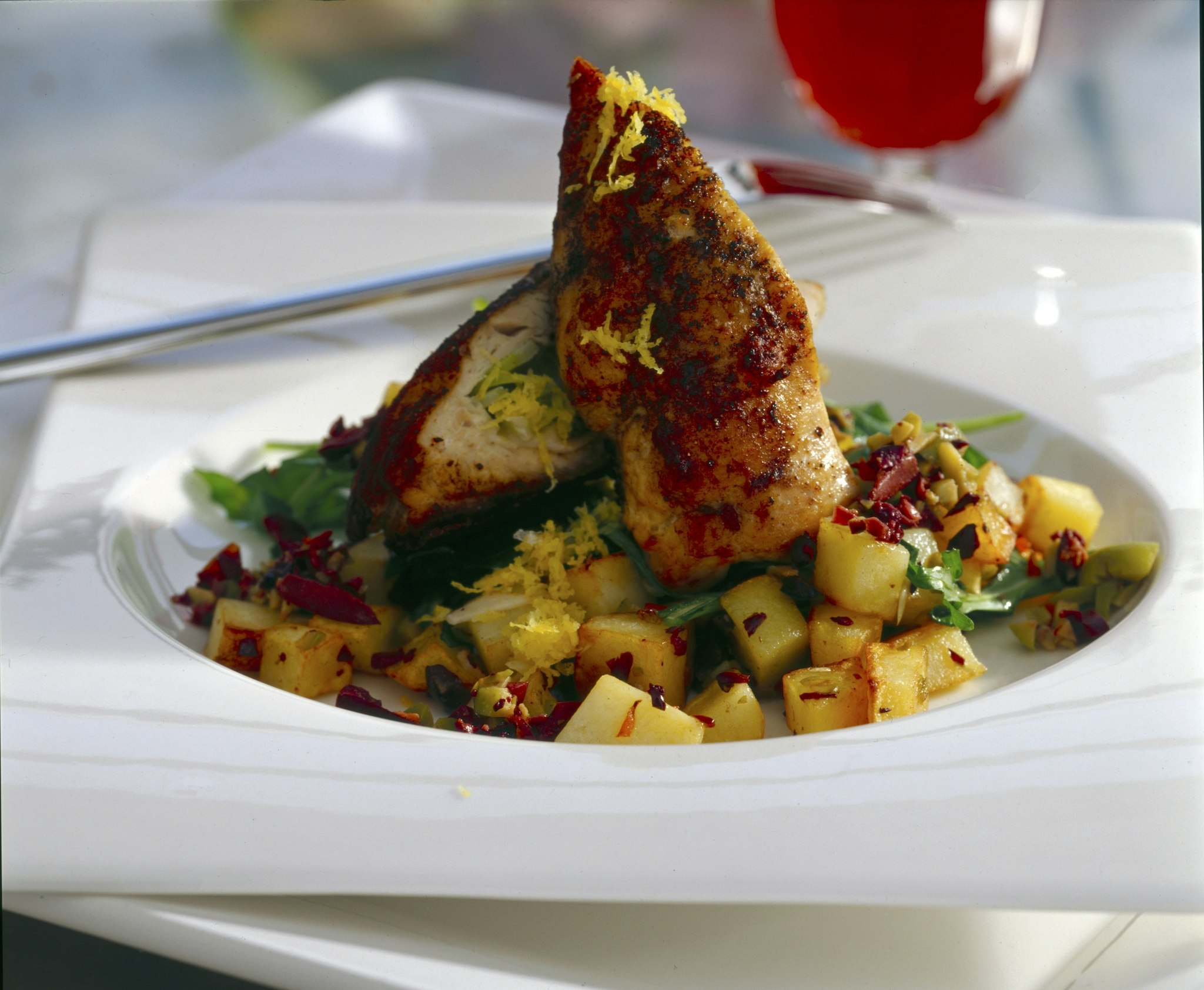 Fylld kycklingfilé och varm potatissallad