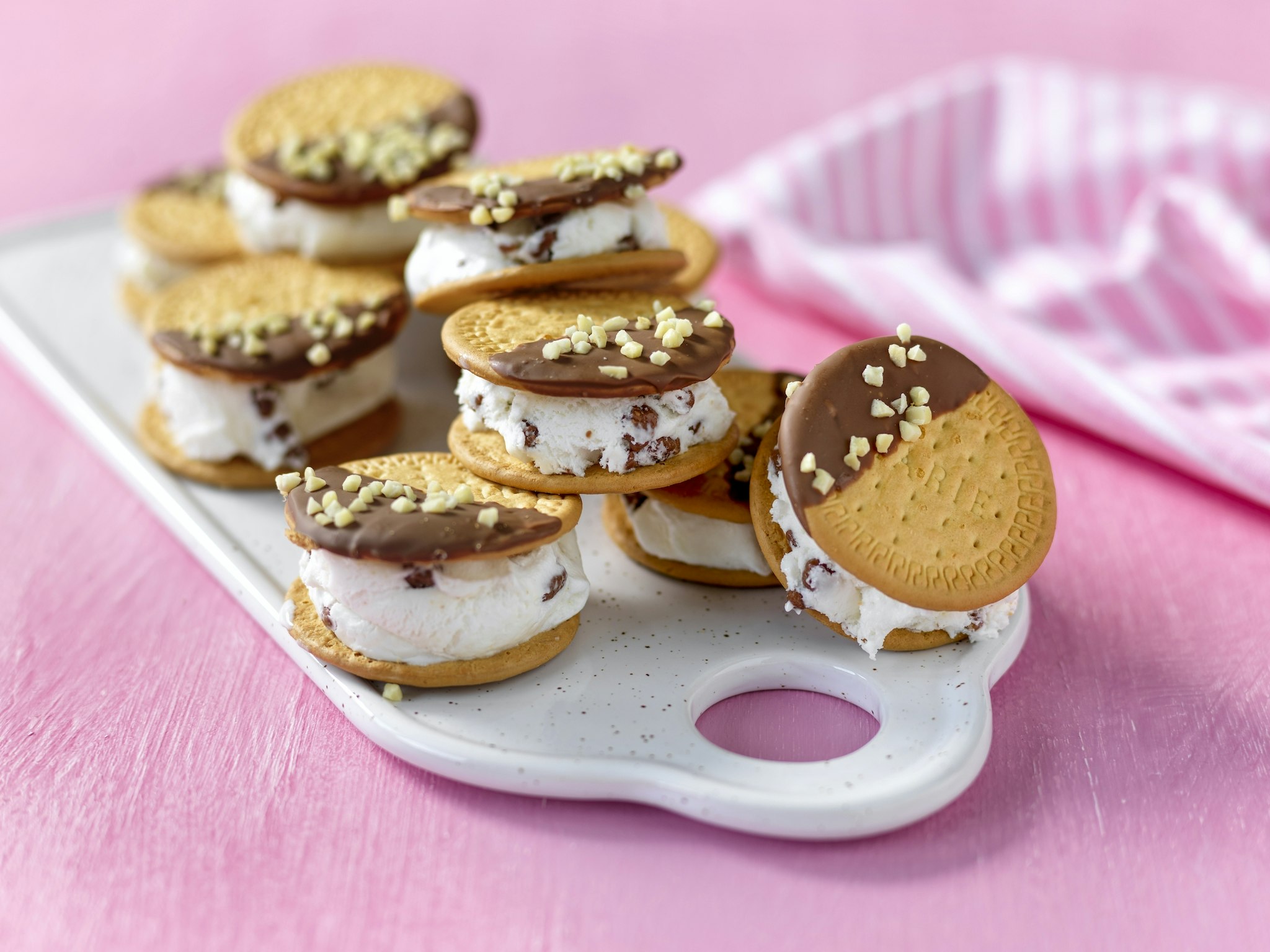 Glassandwich med kex och choklad