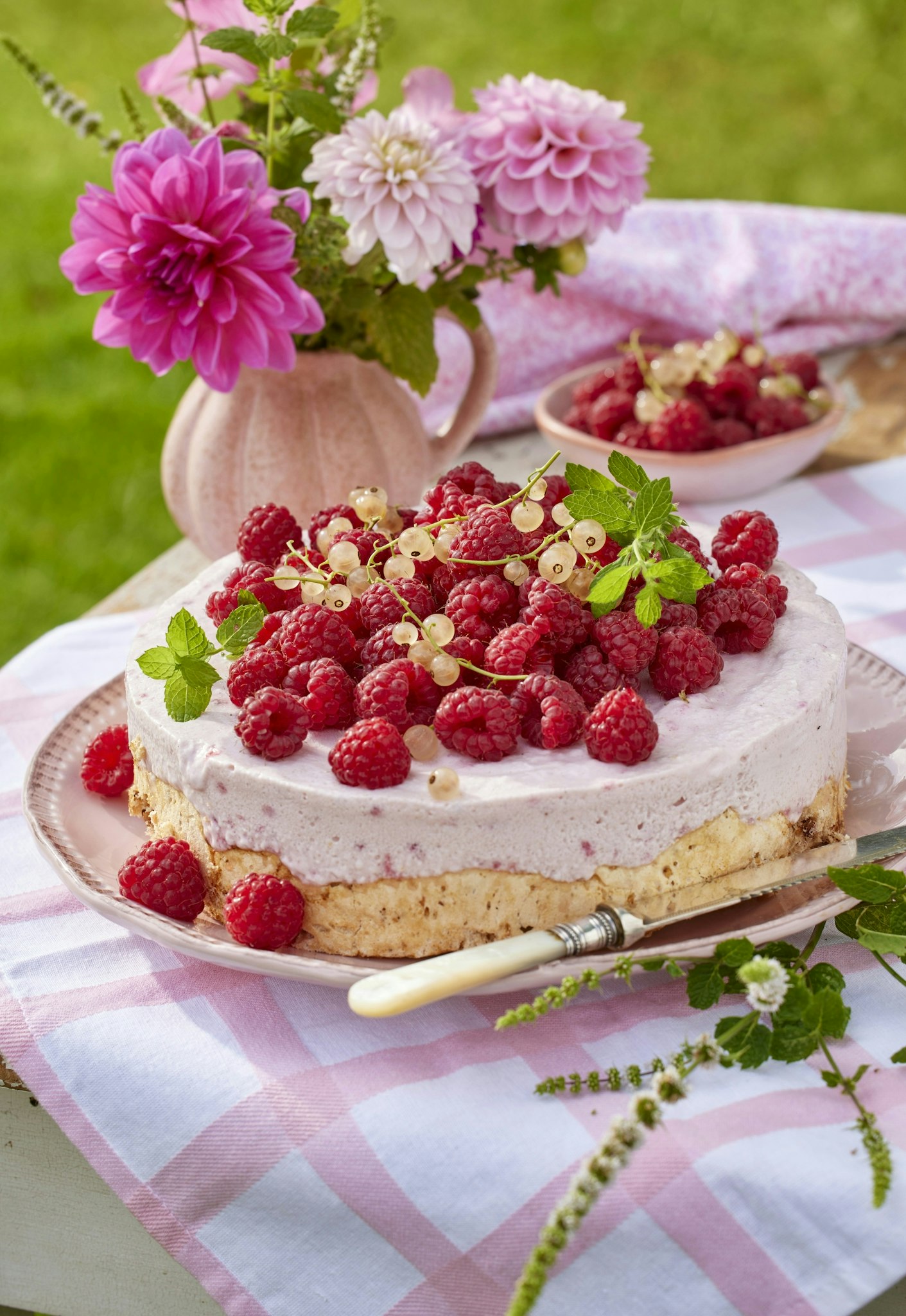 Glasstårta med hallon