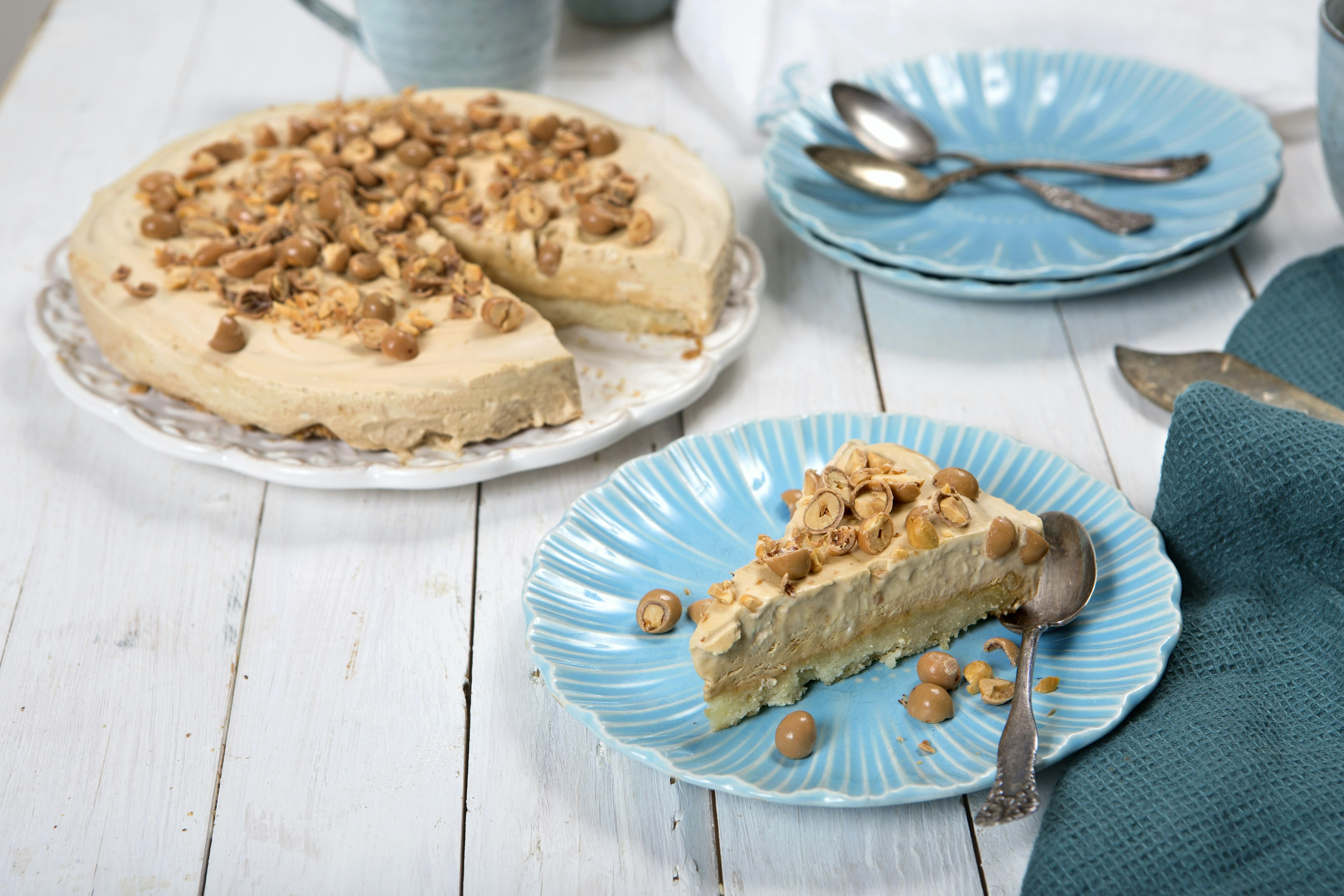 Frisk citron- och limeglasstårta