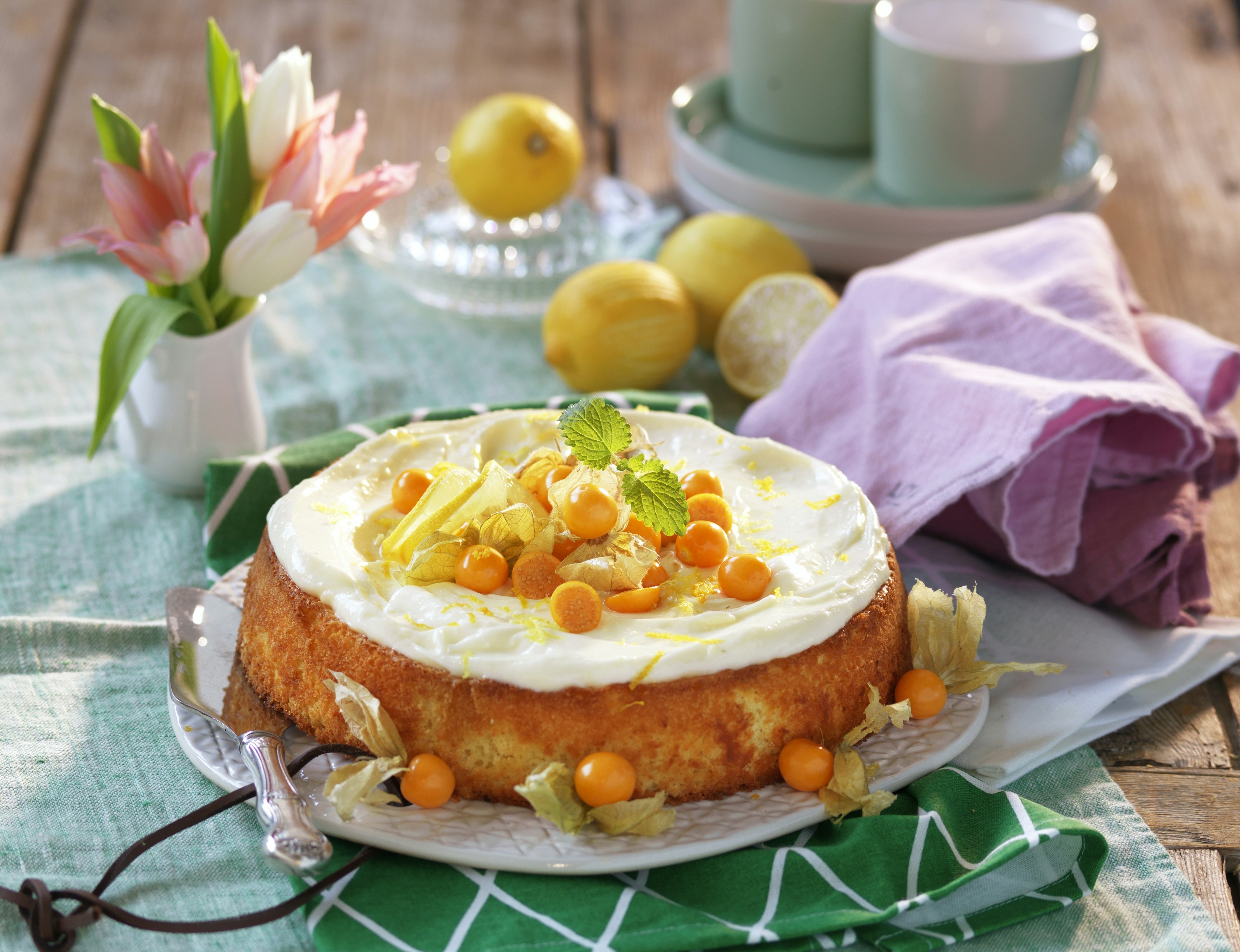 Glutenfri citronkaka med frosting av färskost