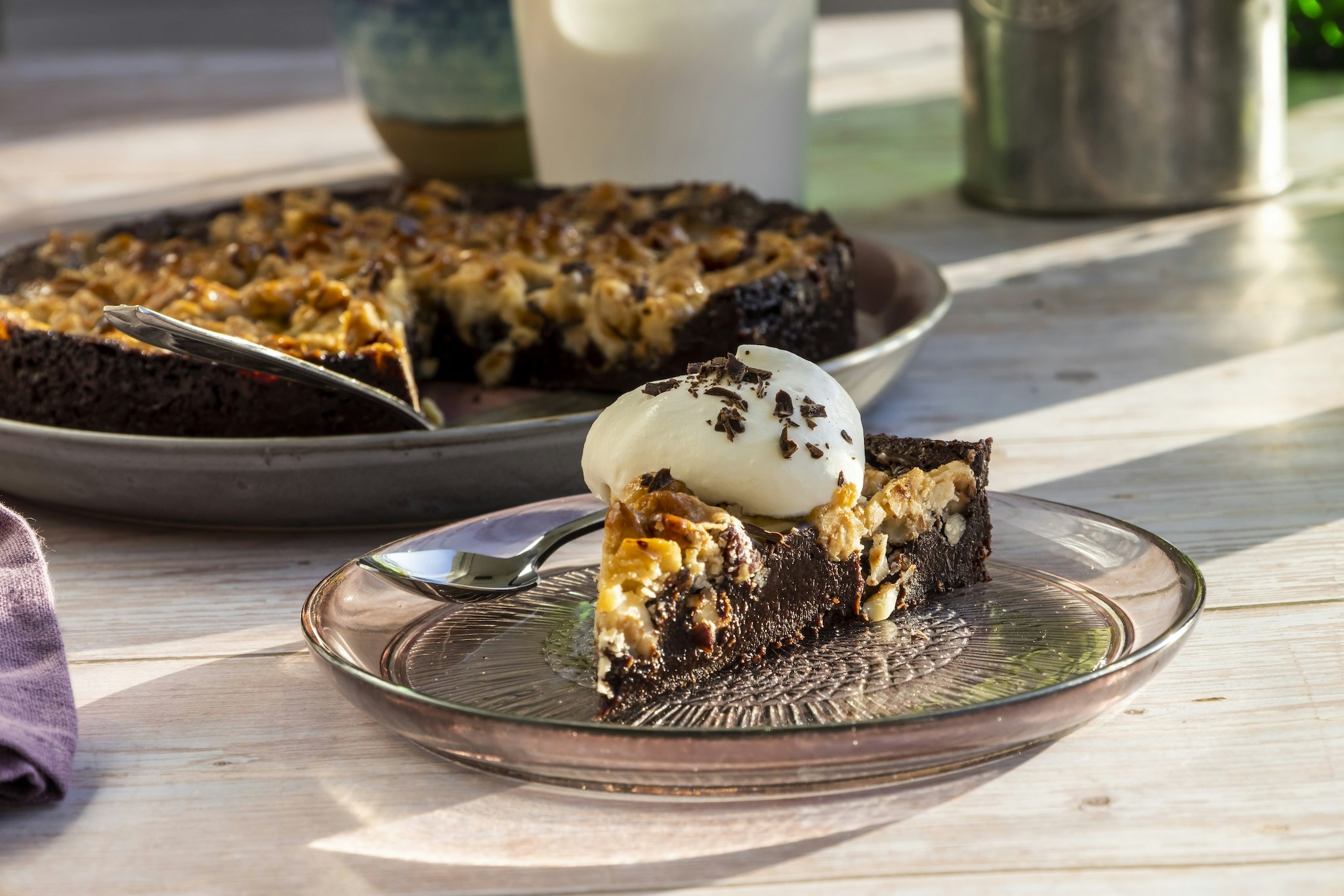Glutenfri mörk chokladkaka med hasselnötstosca