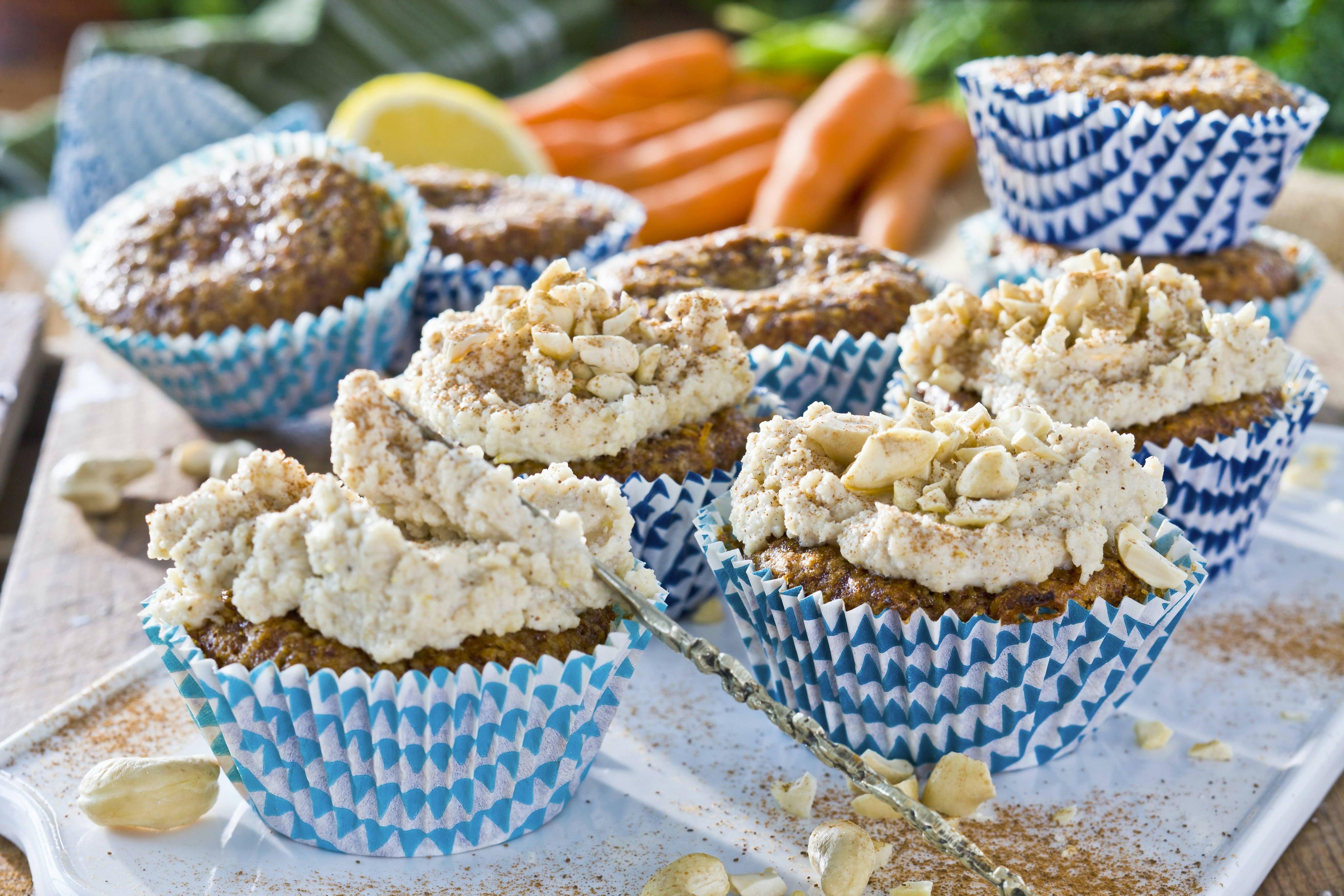 Glutenfria morotsmuffins med cashewnötsfrosting