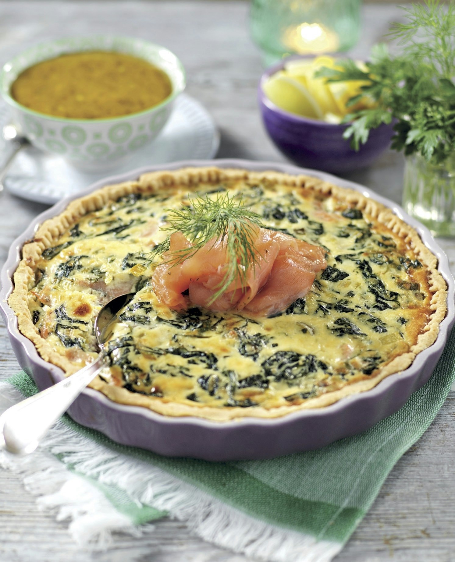 Gravad lax- och spenatpaj