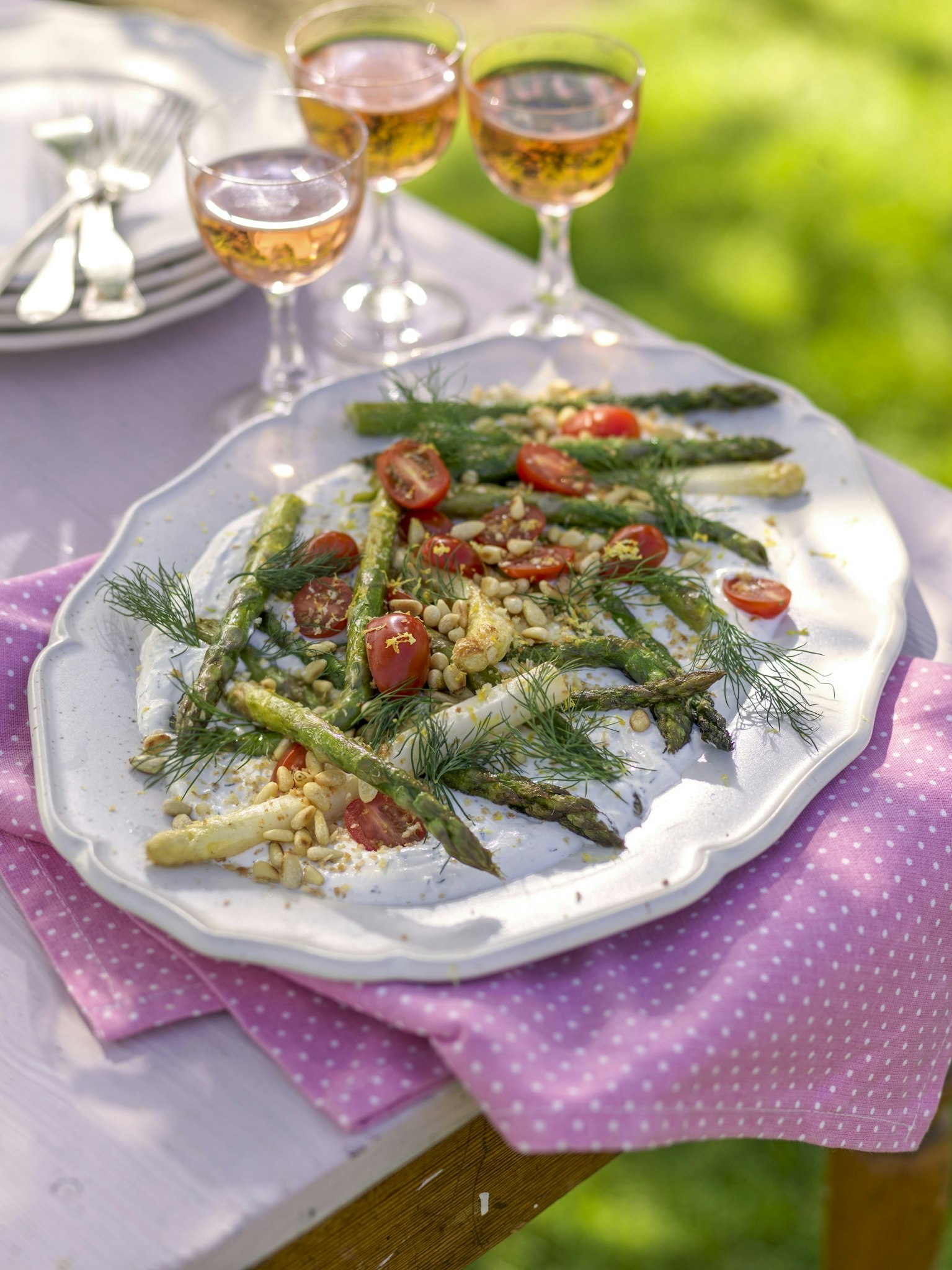 Grillad sparris med vispad ricotta