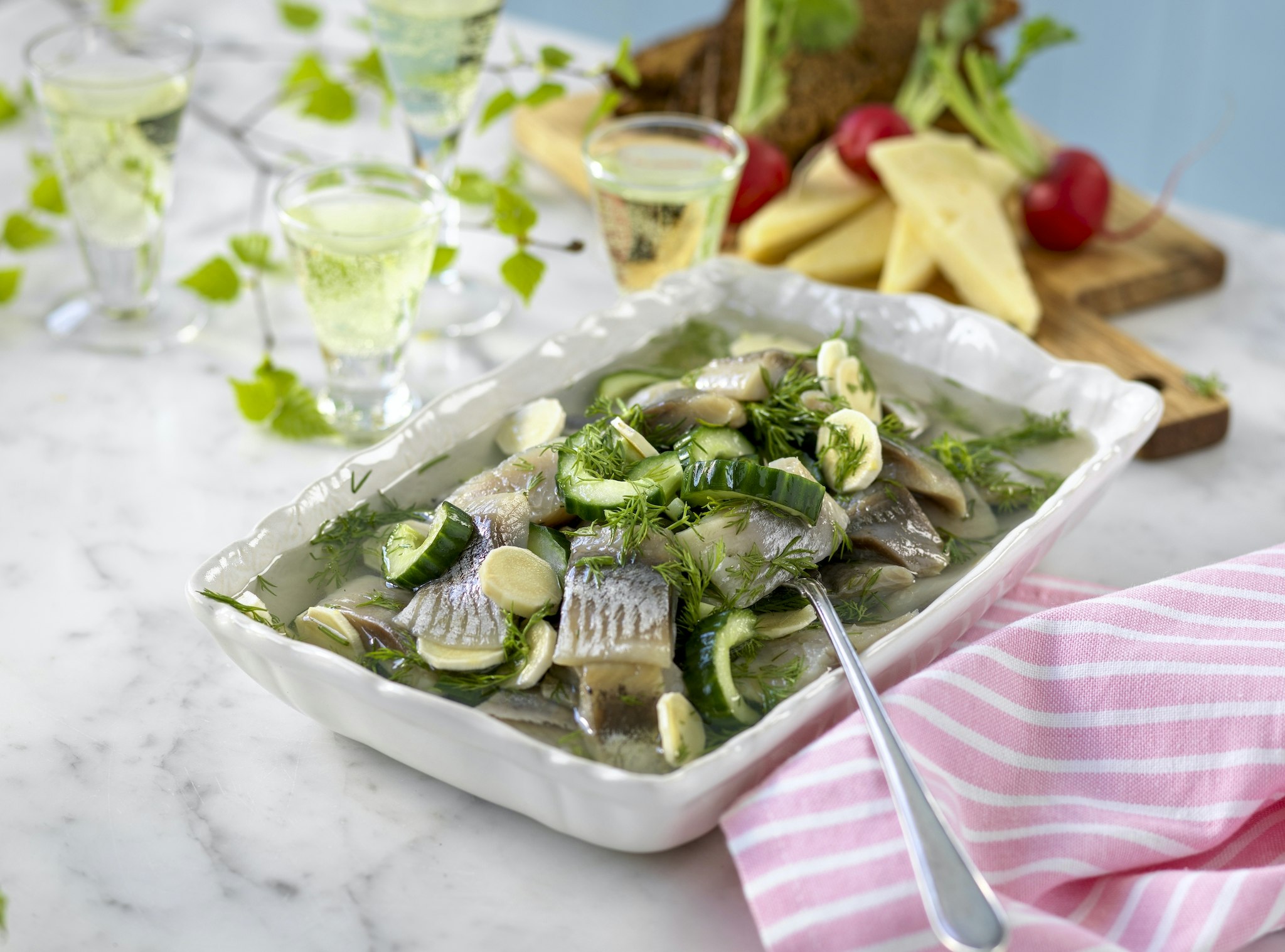 Gurksill med pepparrot och dill