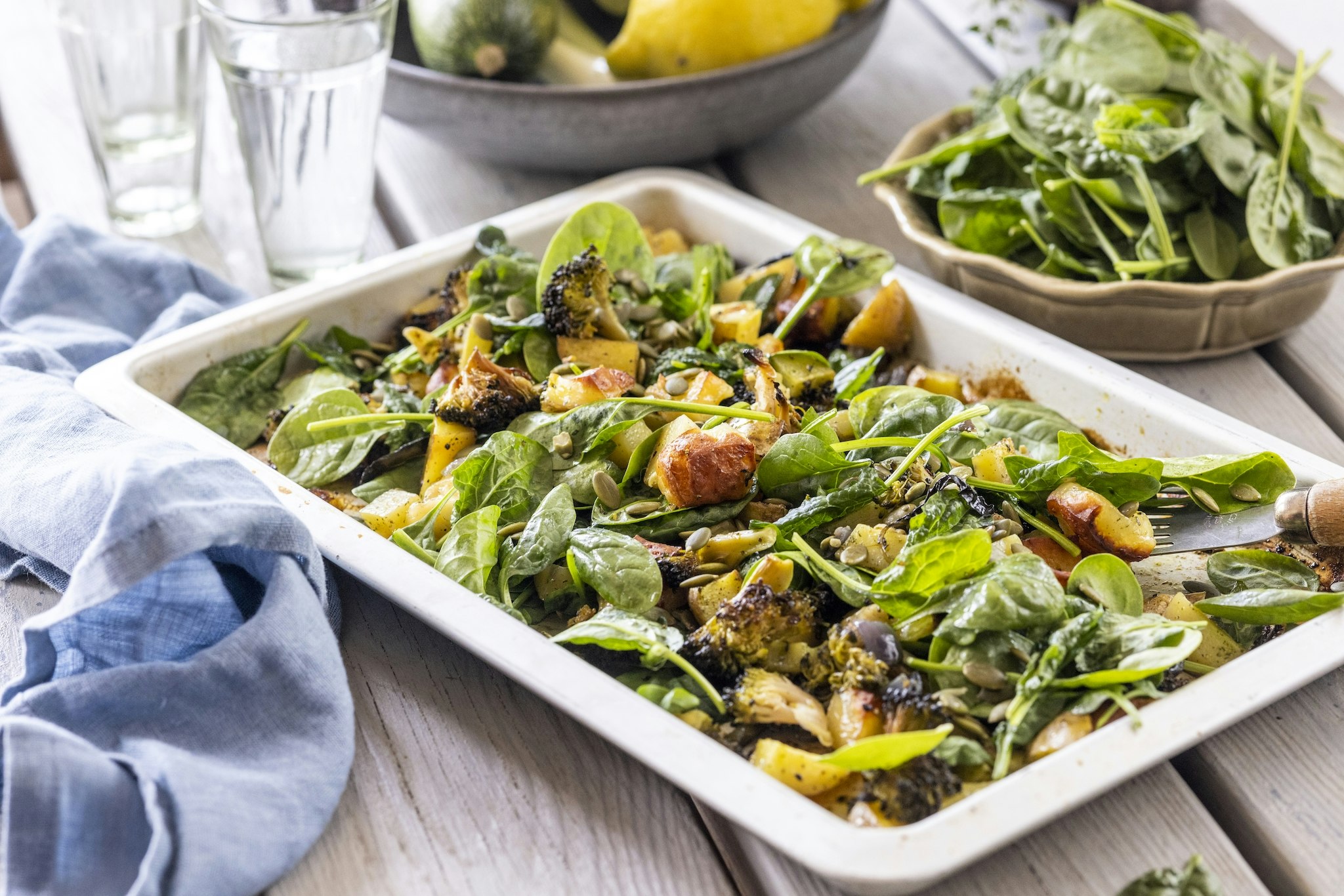 Halloumipytt med broccoli, potatis och spenat