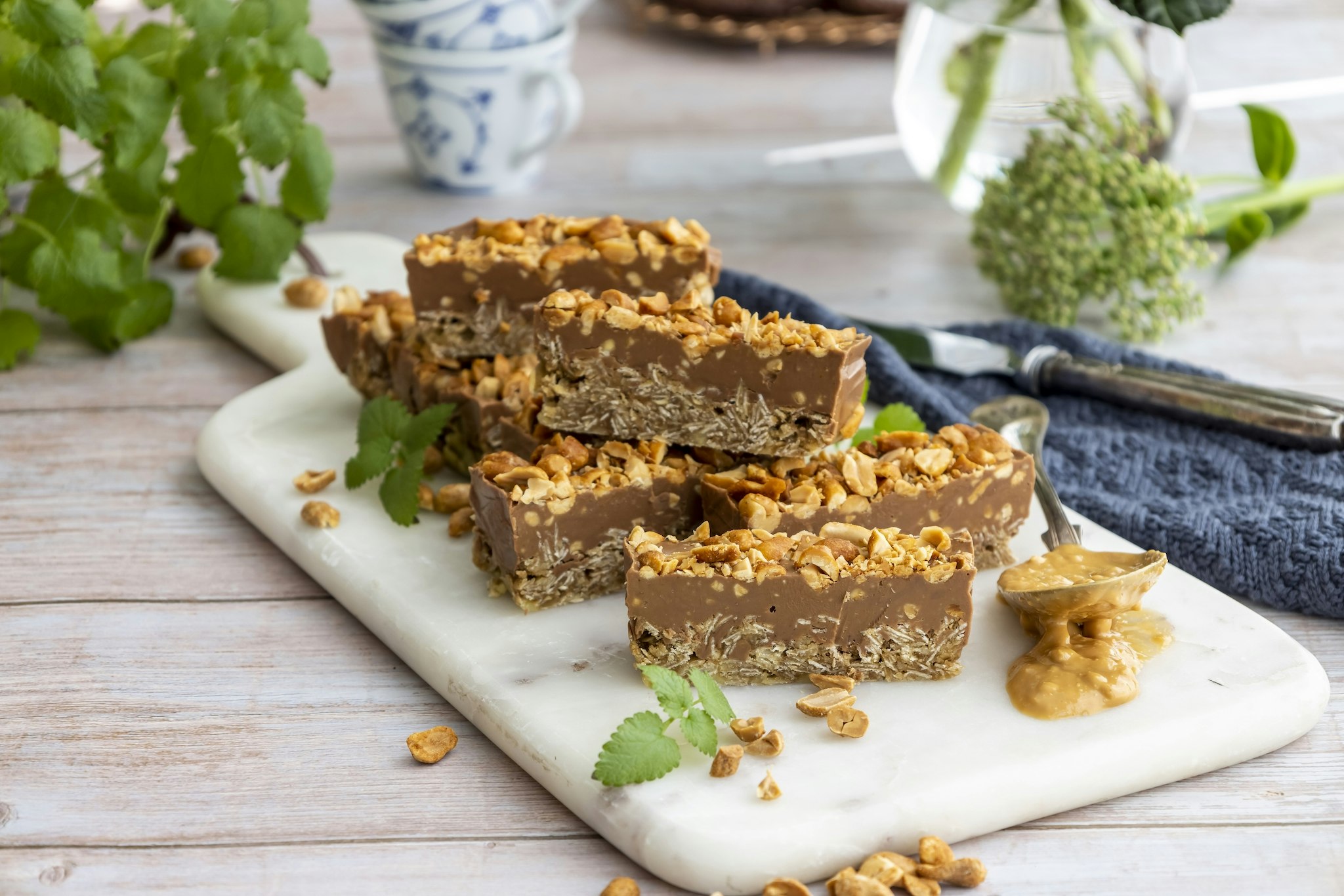 Havrebitar med mjölkchoklad och jordnötssmör