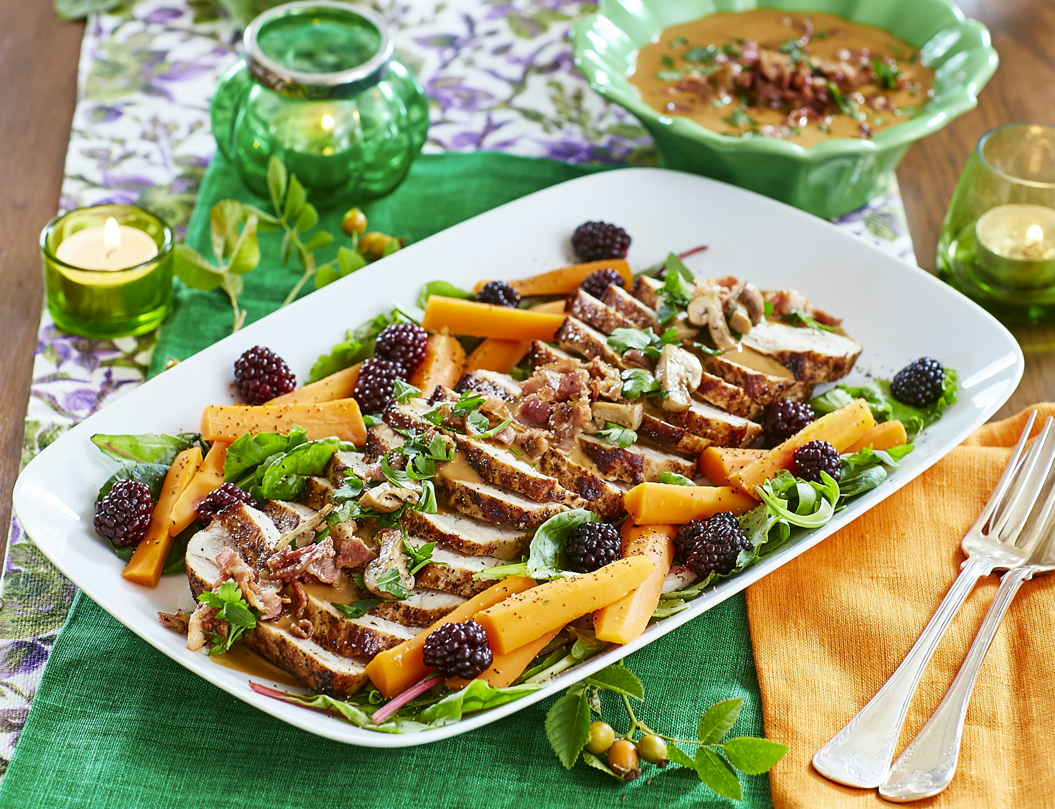 Helstekt ytterfilé av vildsvin med äppelmustsås