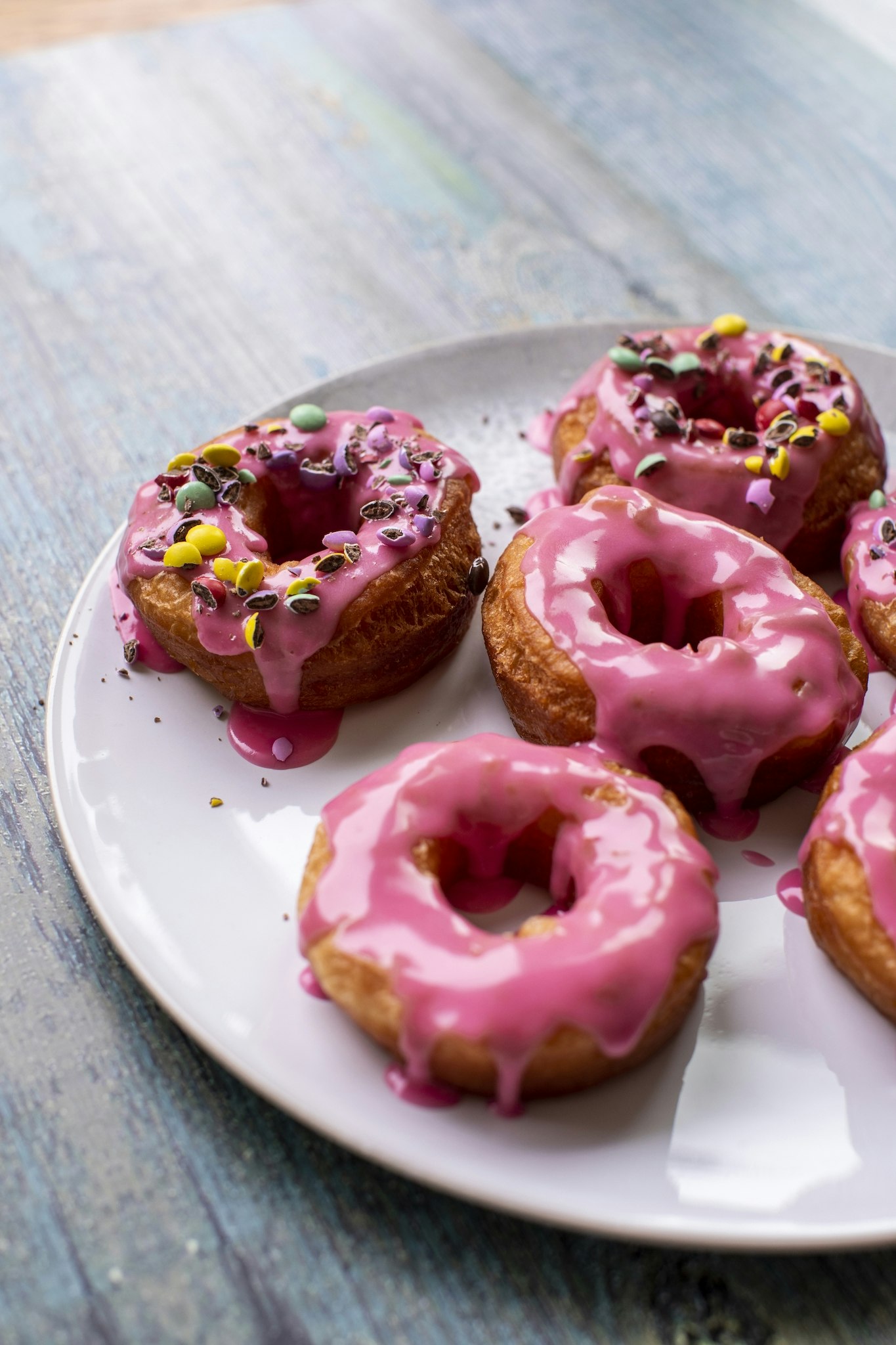 Hemgjorda stora munkar med glasyr