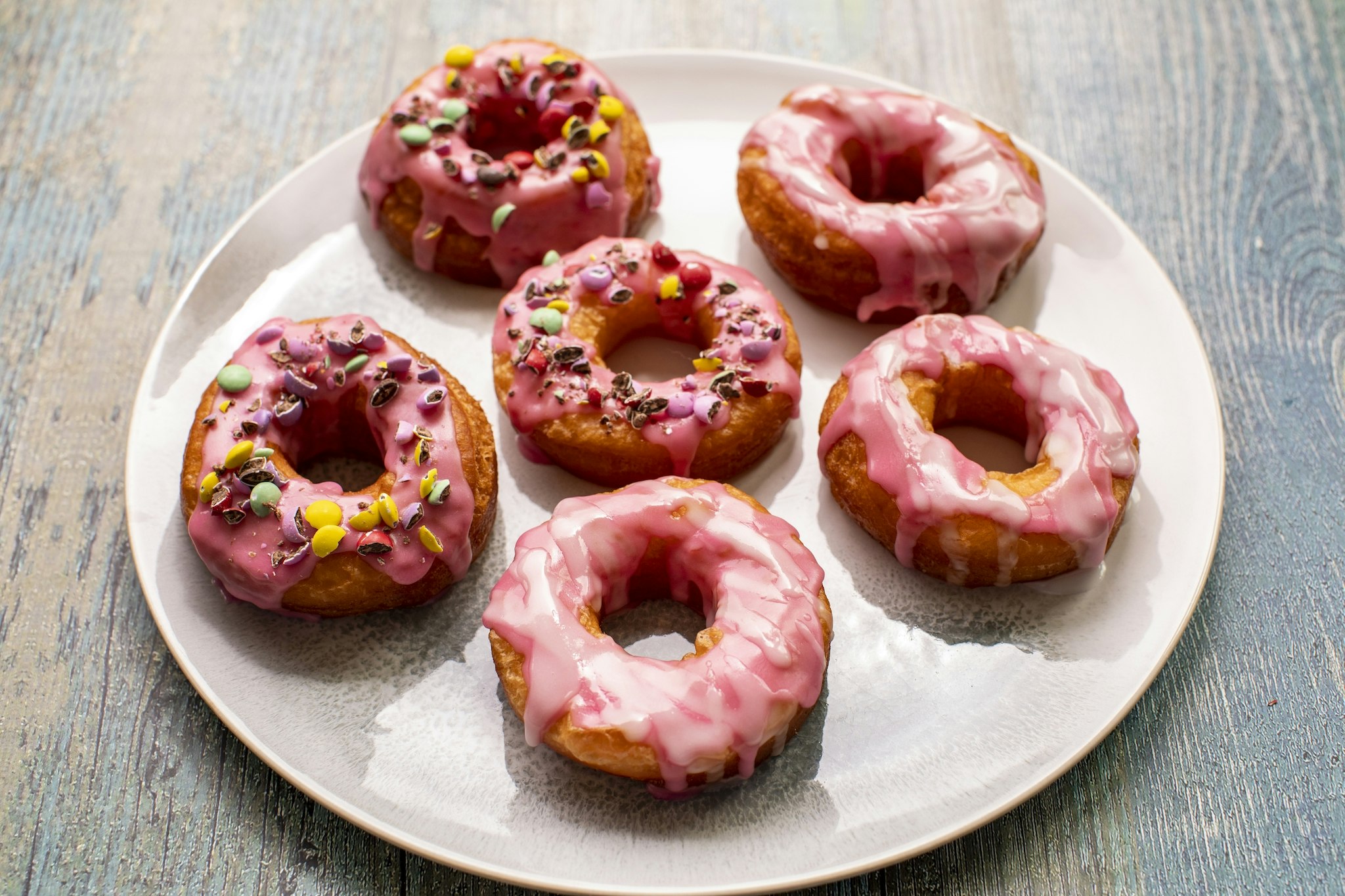 Hemgjorda stora munkar med glasyr