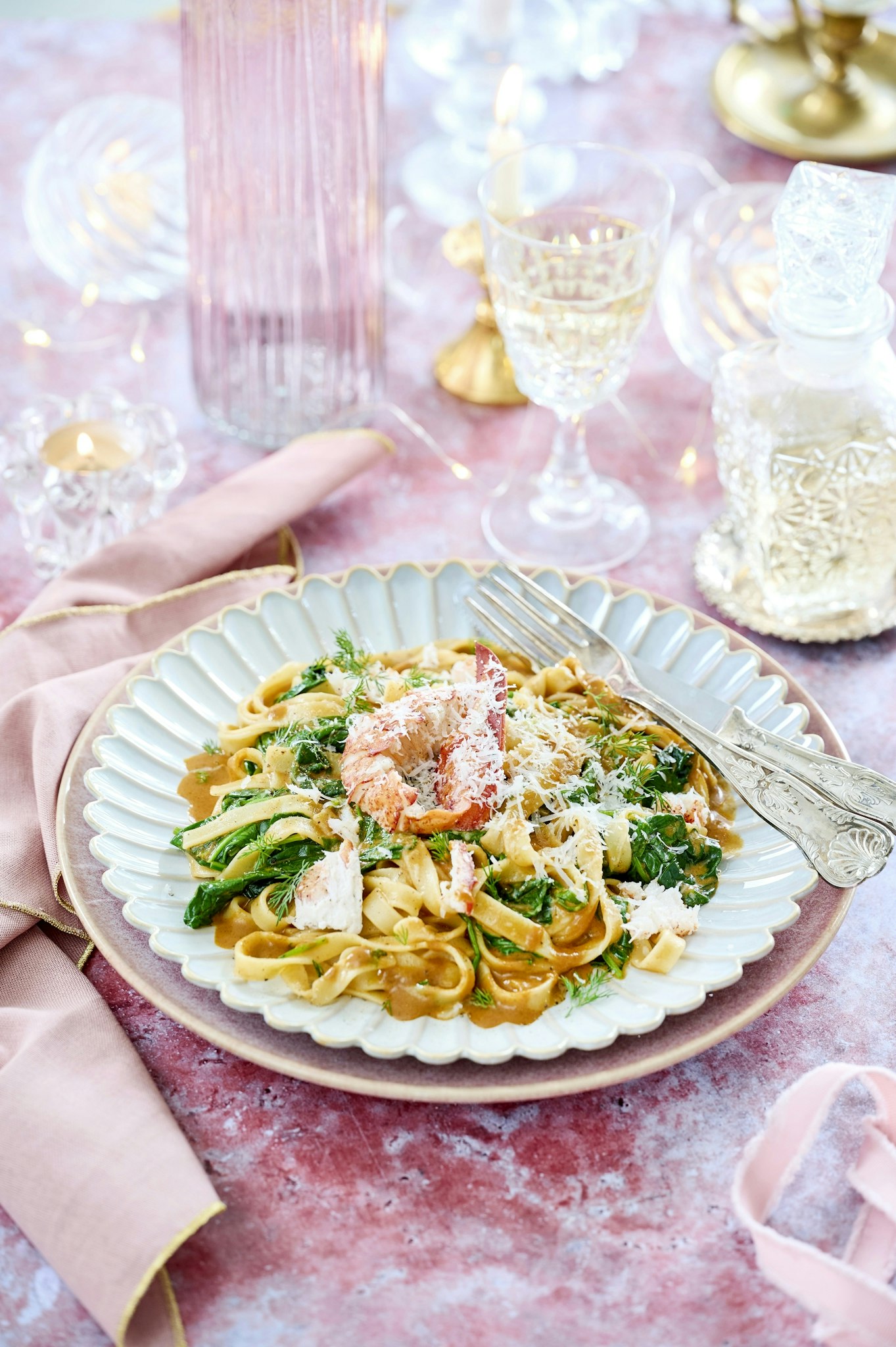 Hummerpasta med champagnesås