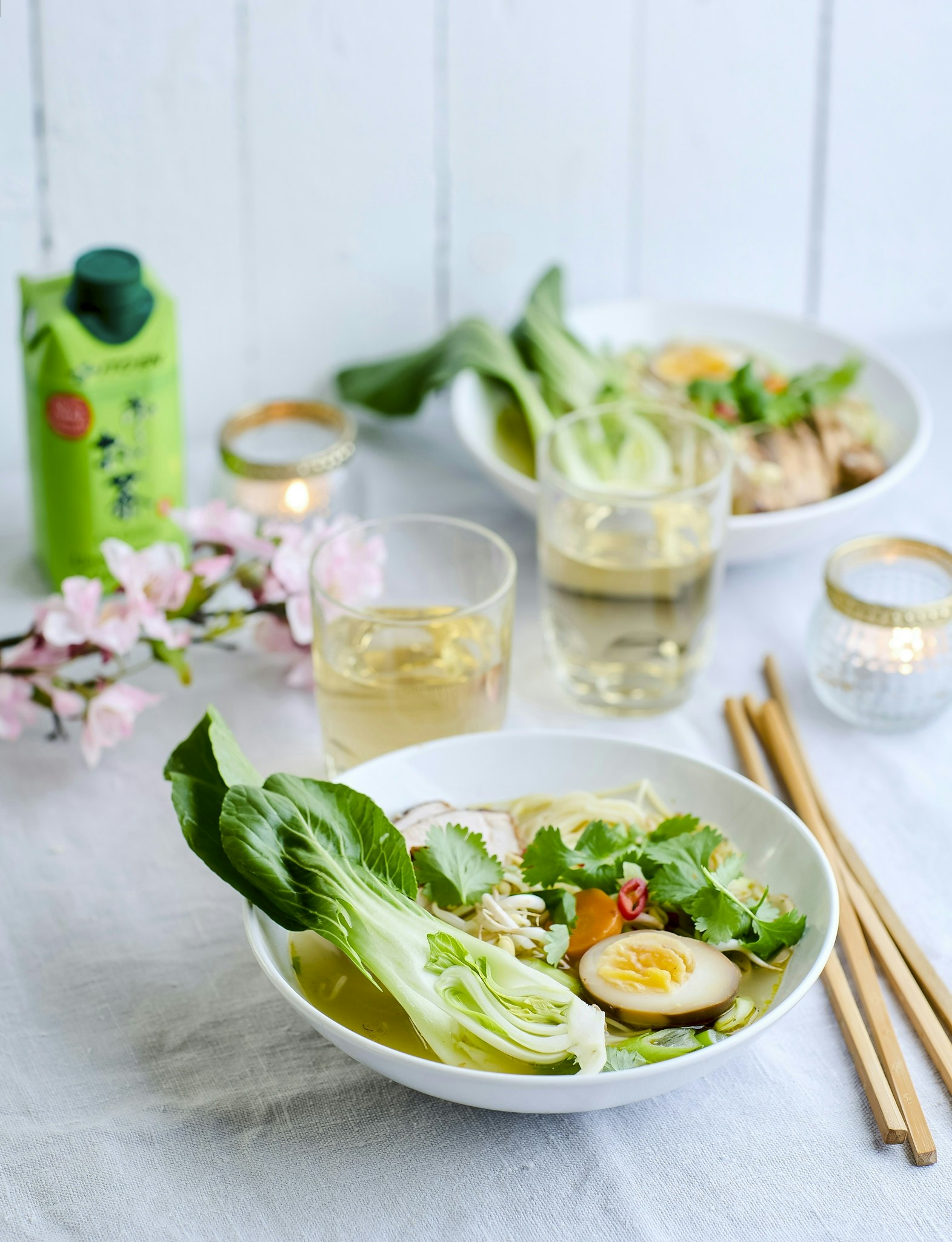 Japansk ramen med marinerade ägg