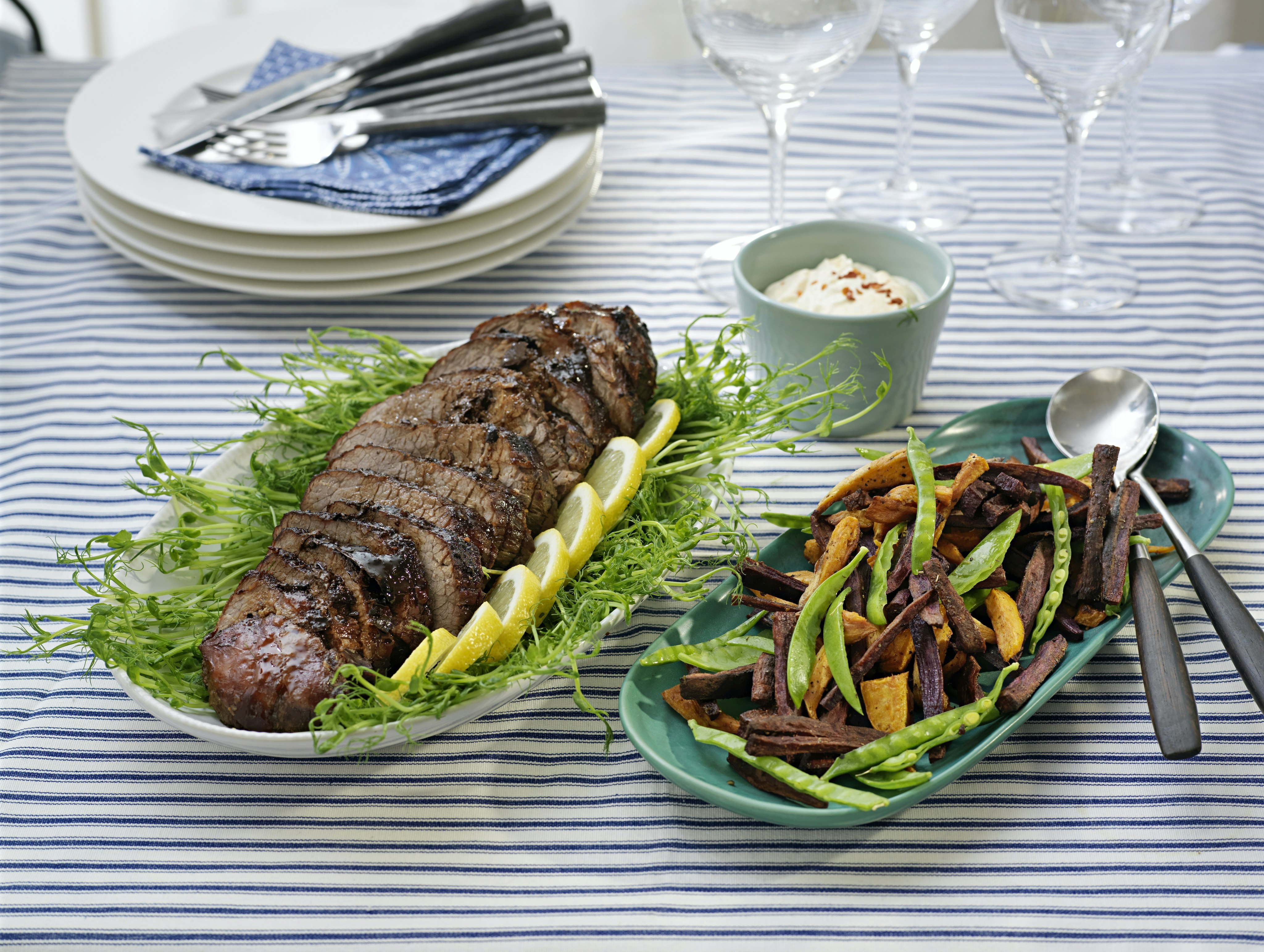 Kalvstek med rostad sötpotatis och citronsås