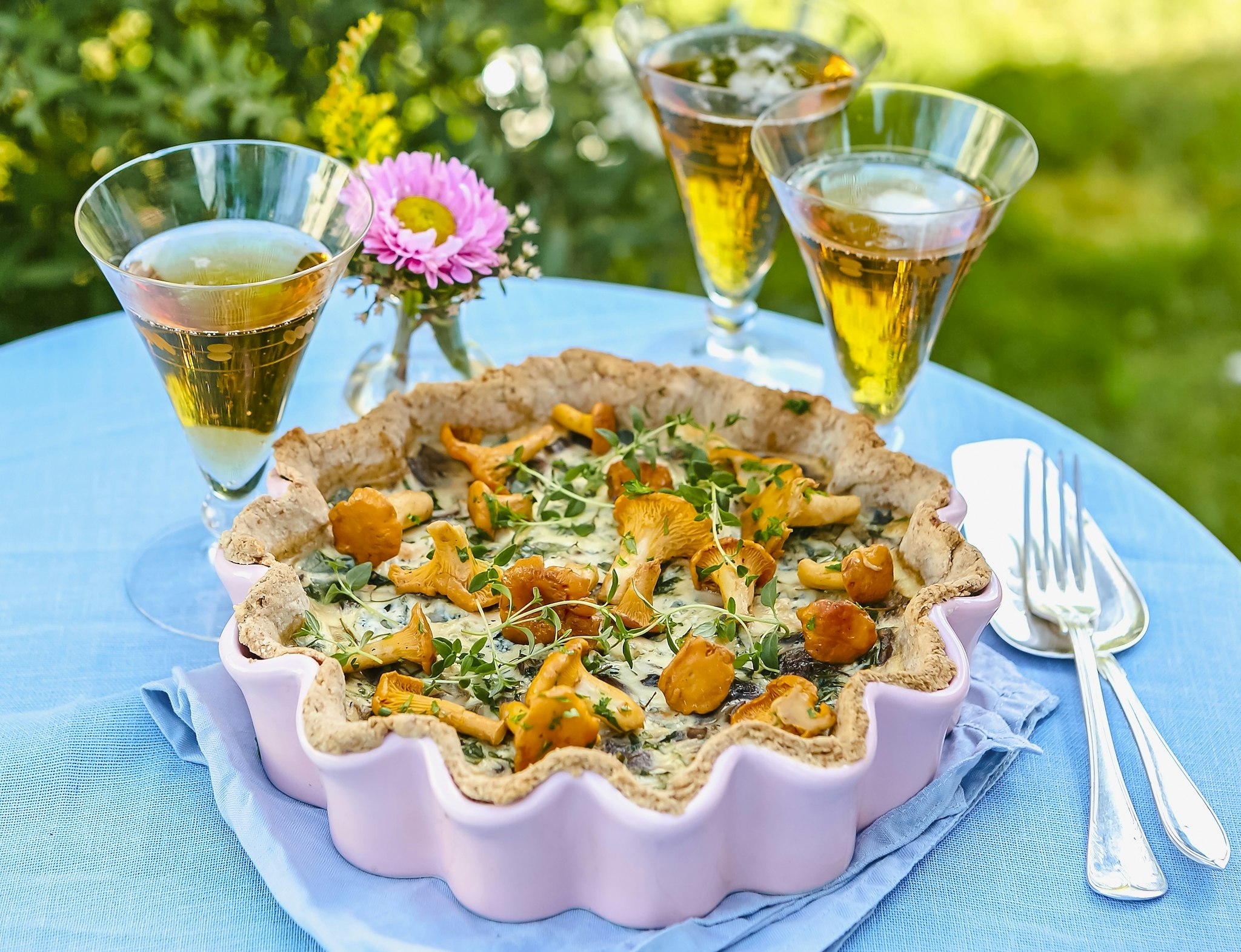 Zucchinigratäng med parmesan och mozzarella