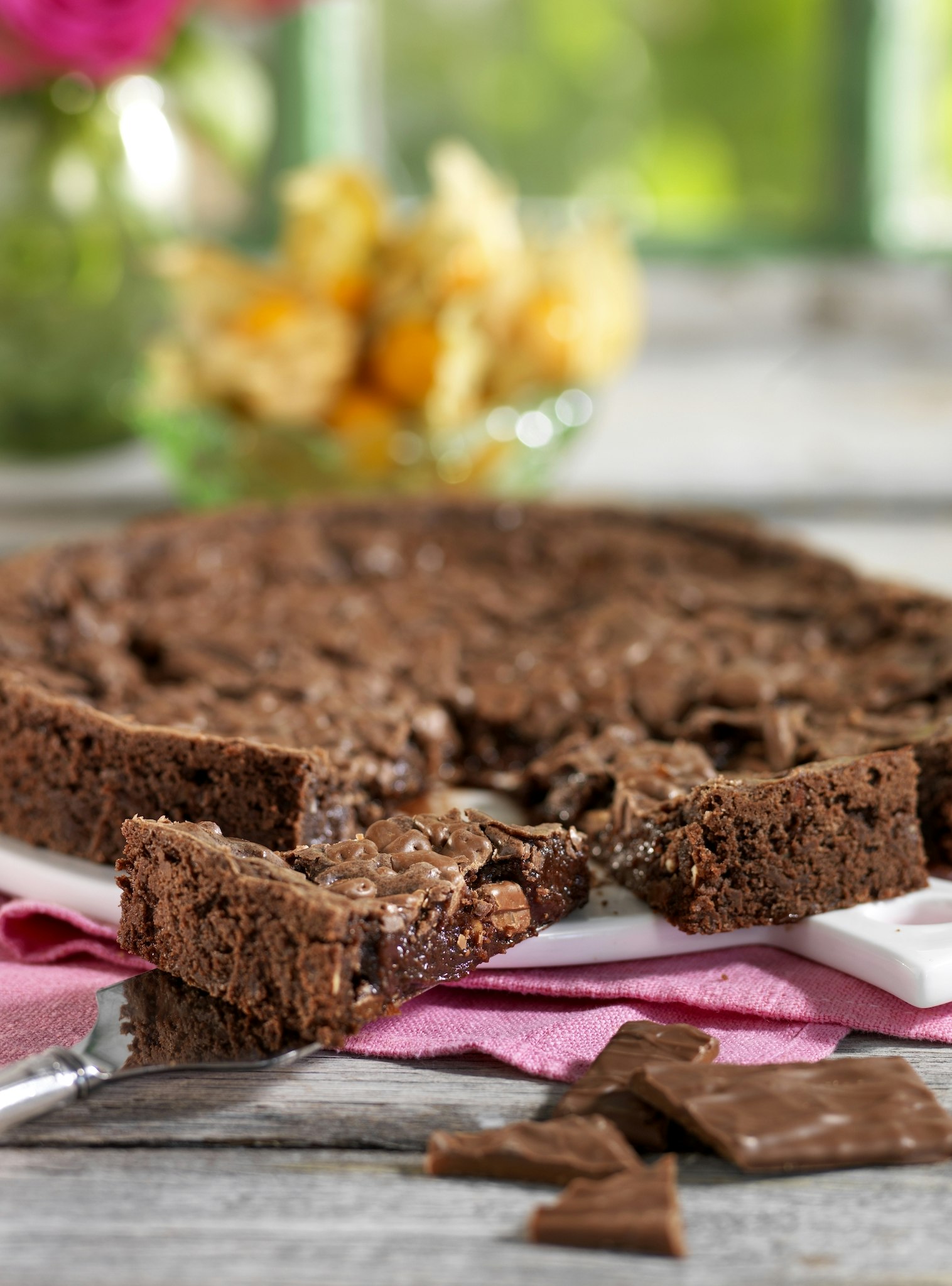 Kladdkaka med daim och rostad mandel