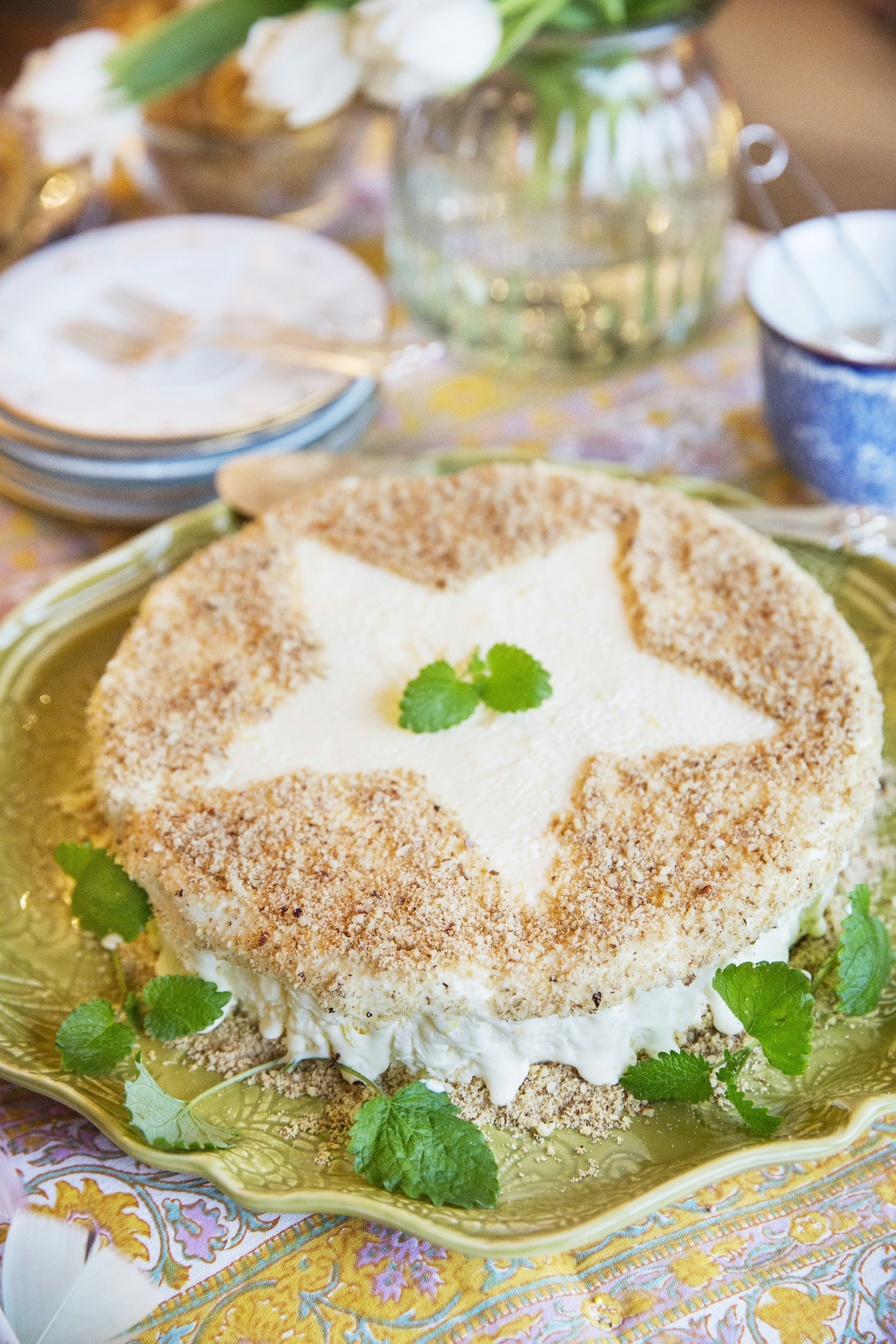 Fryst cheesecake med hasselnötter och digestive