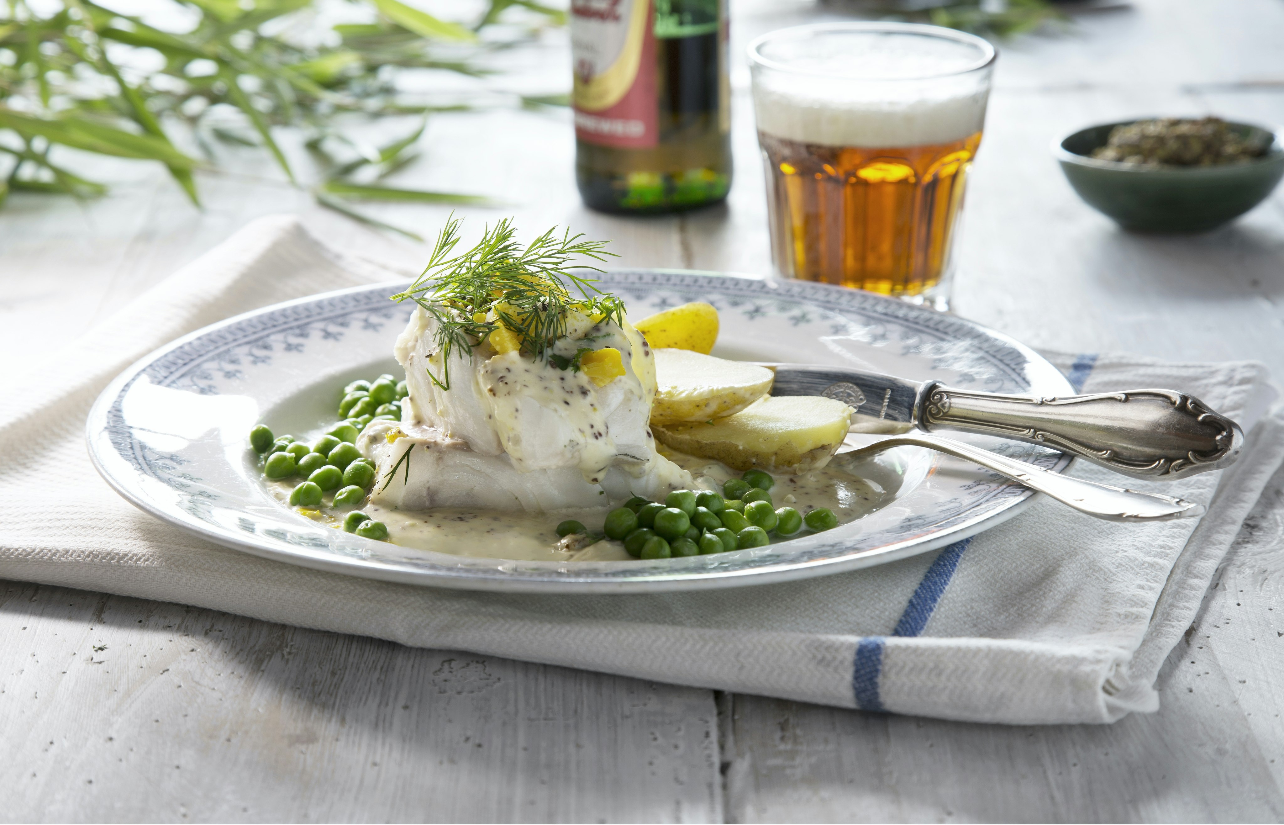 Kokt torsk med senapssås och potatis