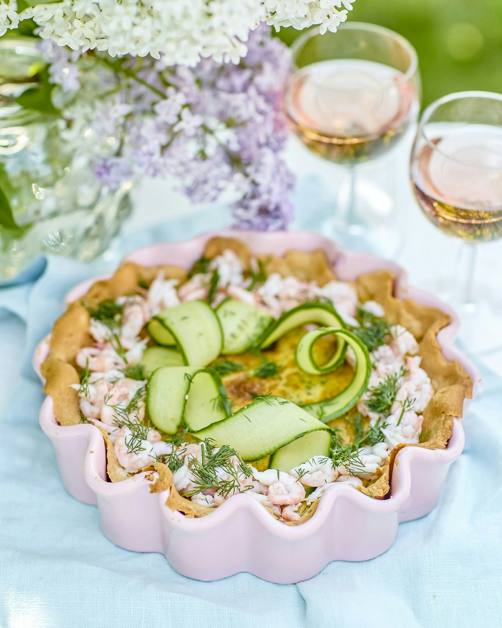 Krämig paj med räkor och dill