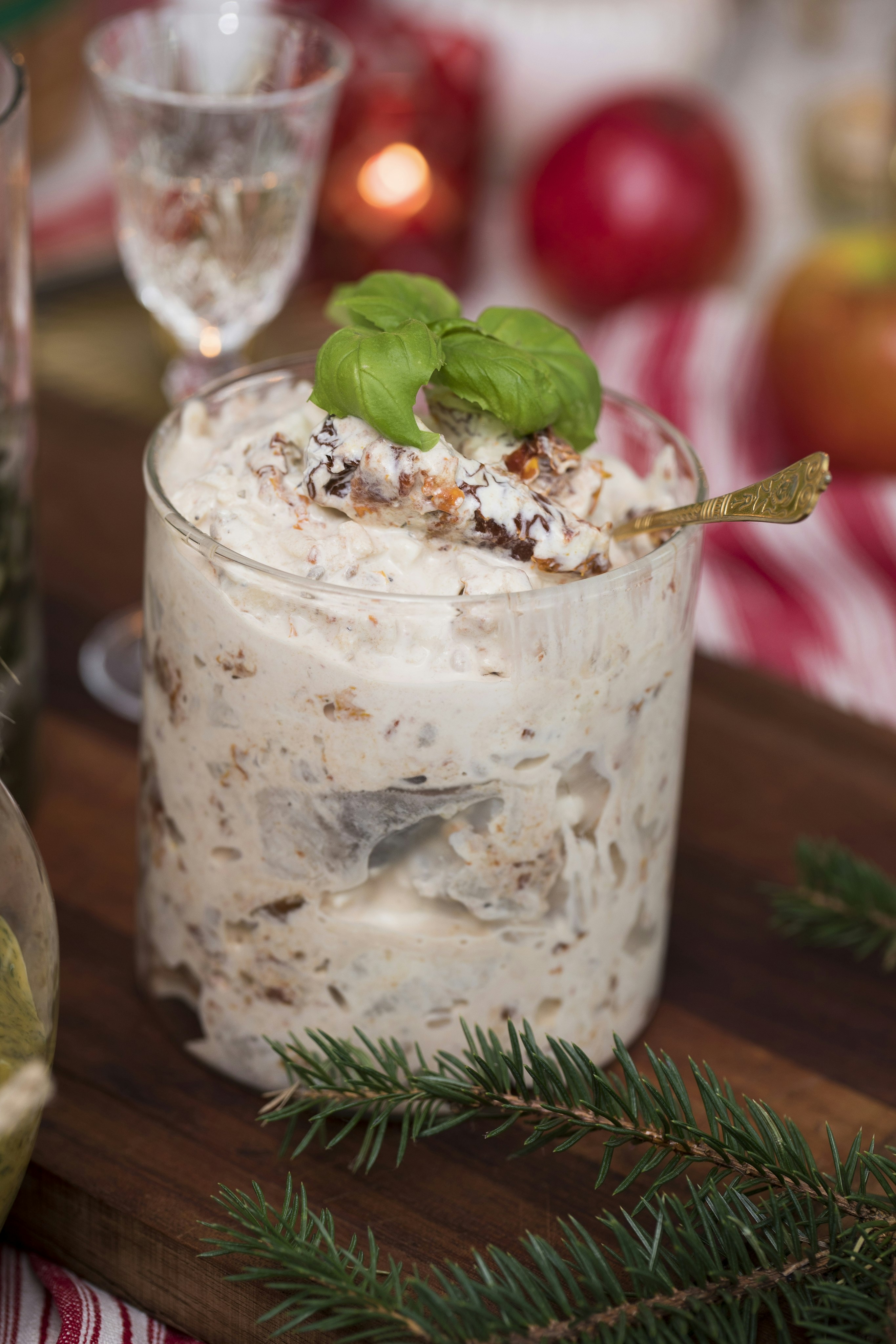 Krämig sill med parmesan och soltorkad tomat