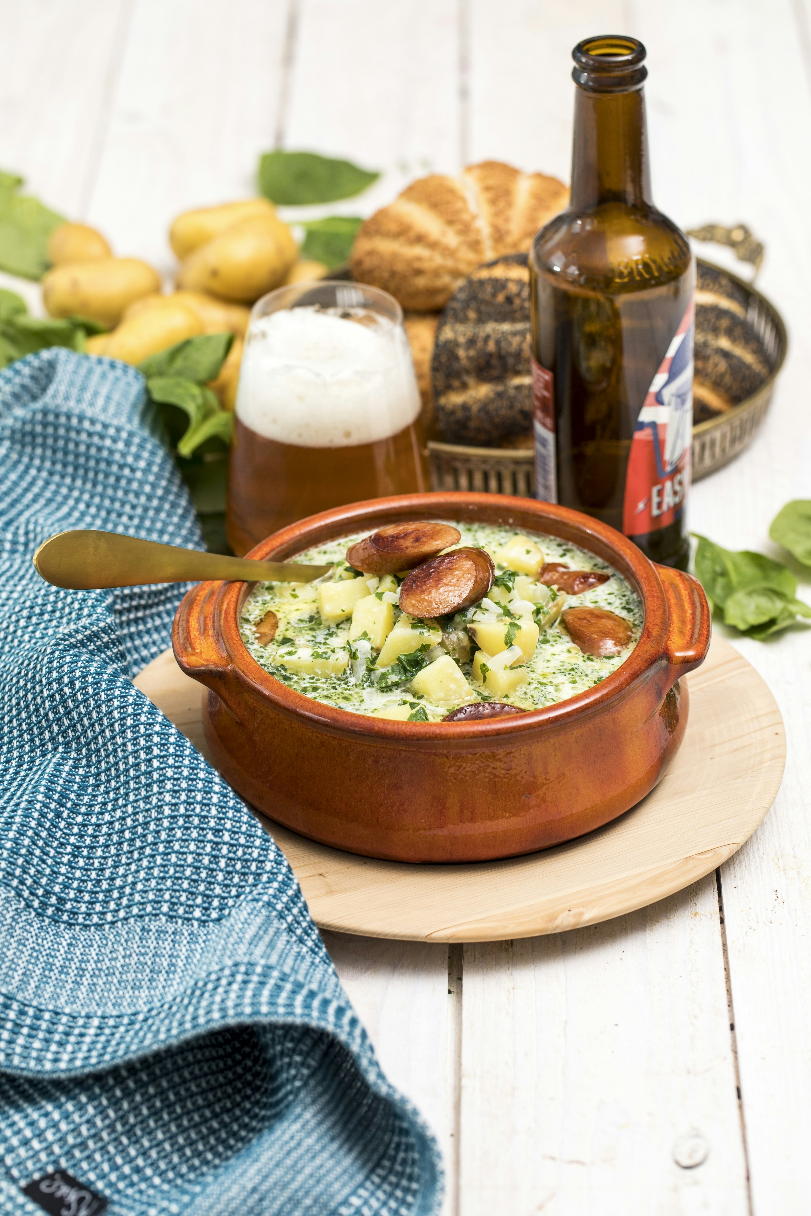 Krämig spenat- och potatissoppa med chorizo