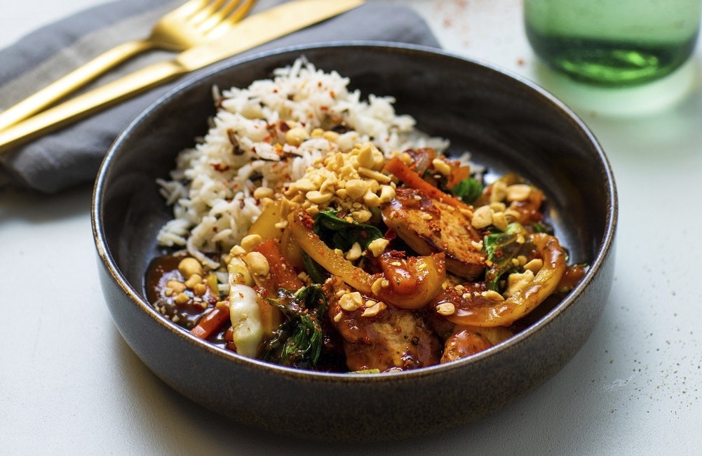 Kyckling-chop suey med pak choi och vildris