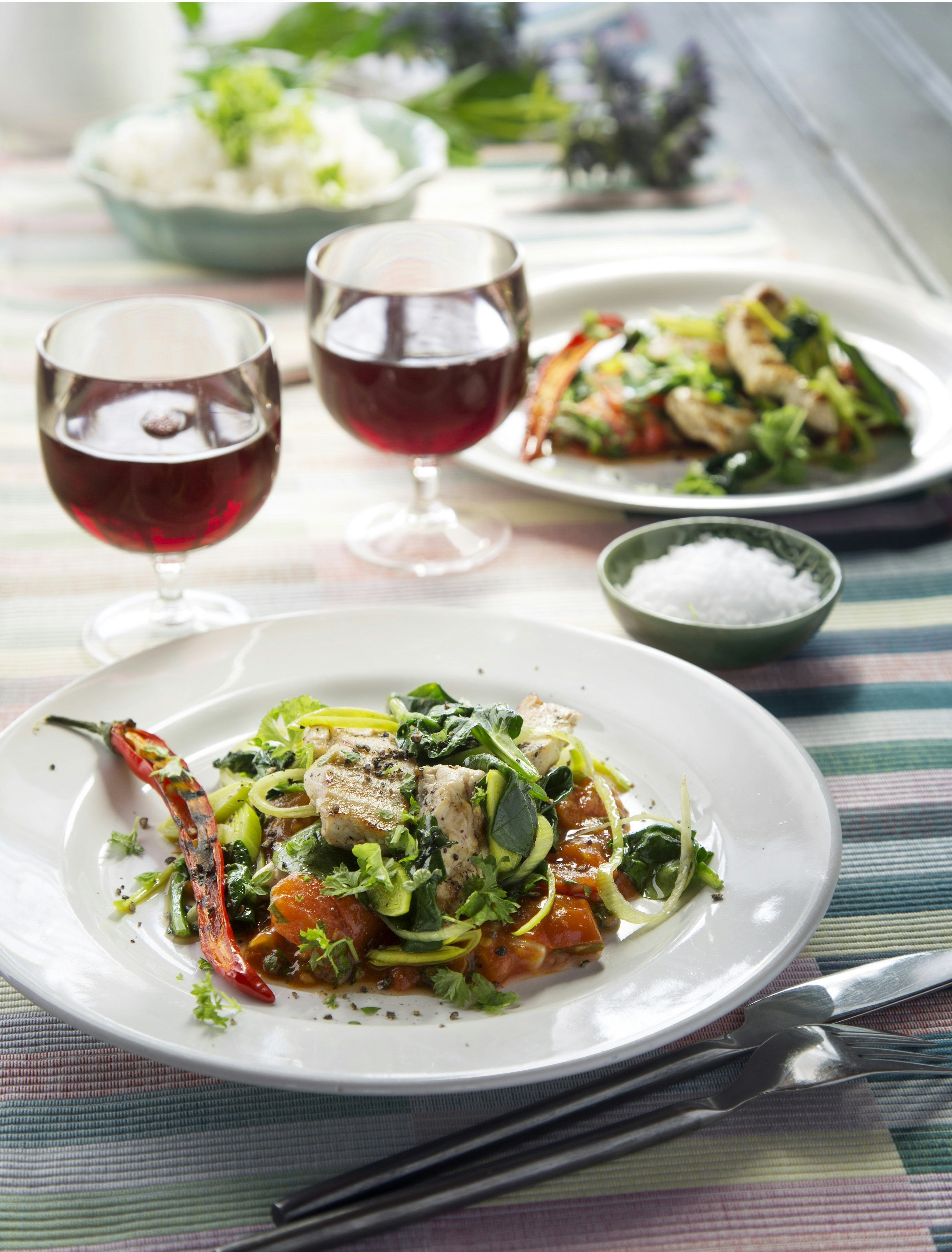 Kycklinglårfilé med enkel tomatsås