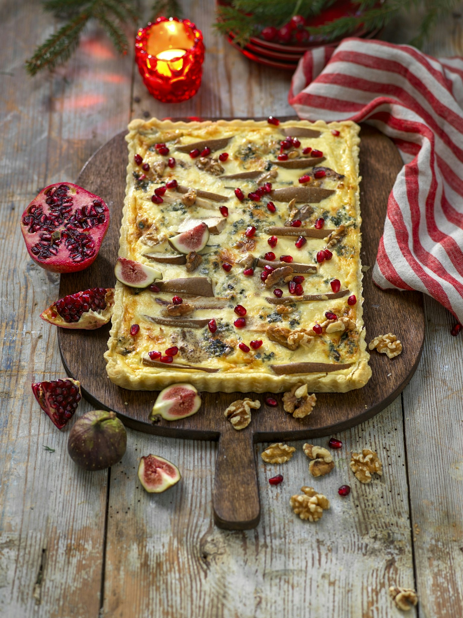 Kycklingpaj med päron och ädelost