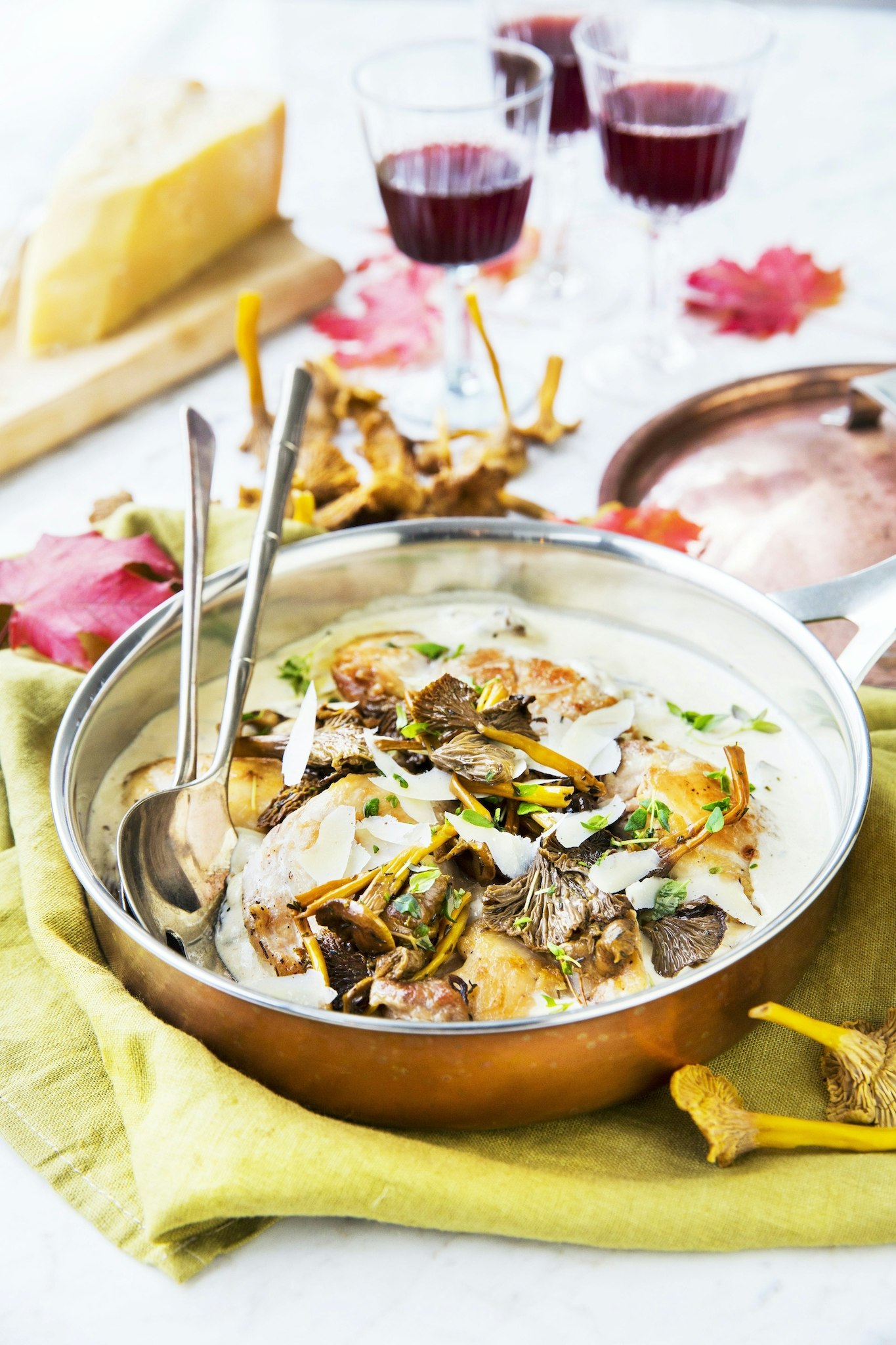 Kycklingpanna med trattkantareller