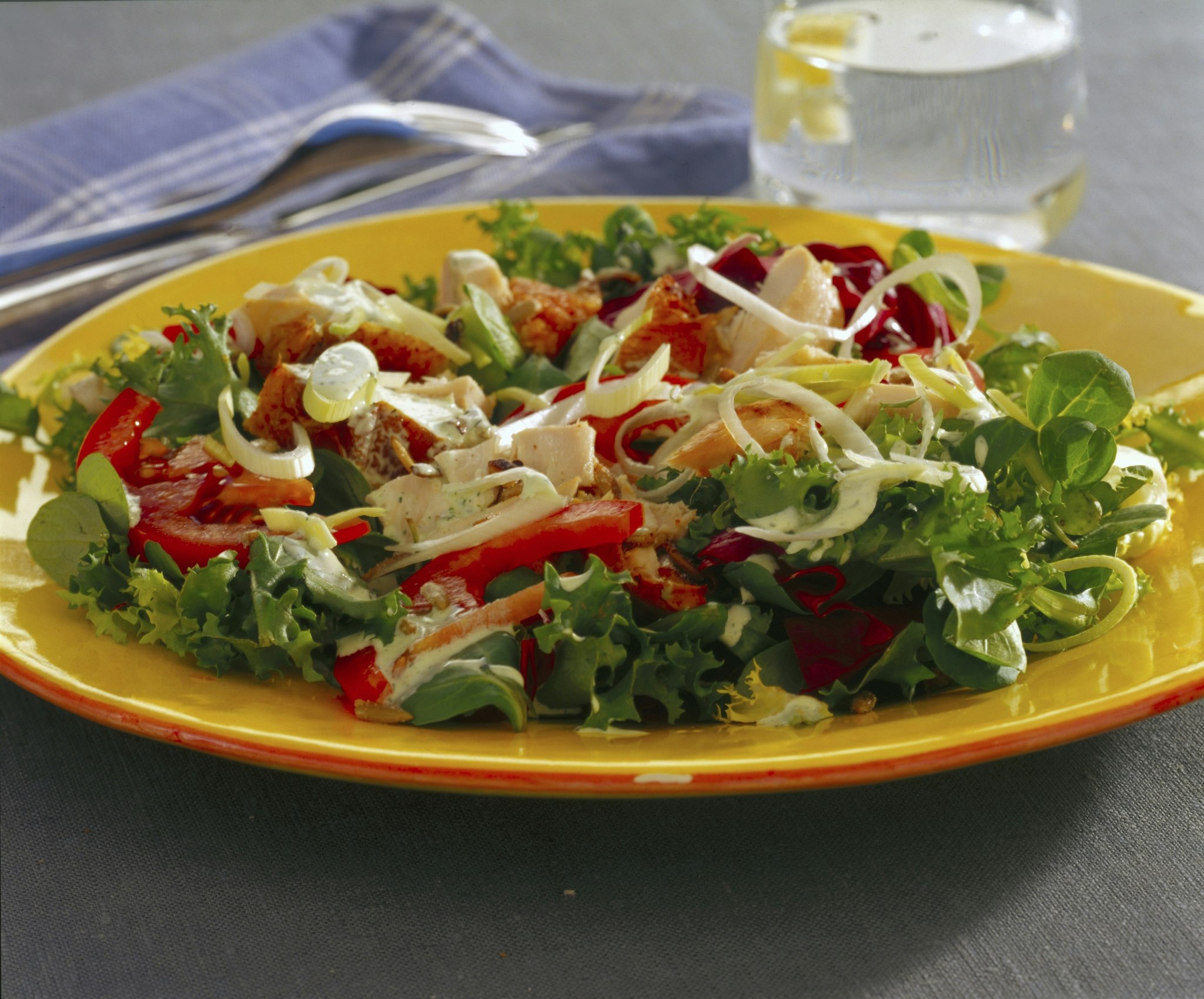 Kycklingsallad med pestodressing