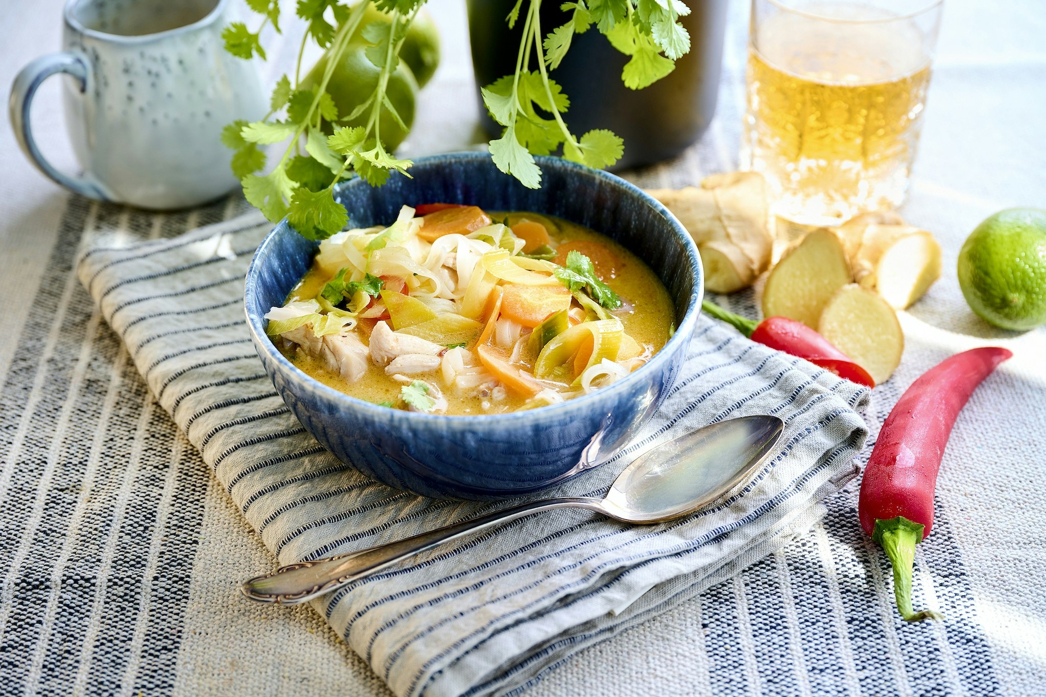 Kycklingsoppa med sjögräsnudlar