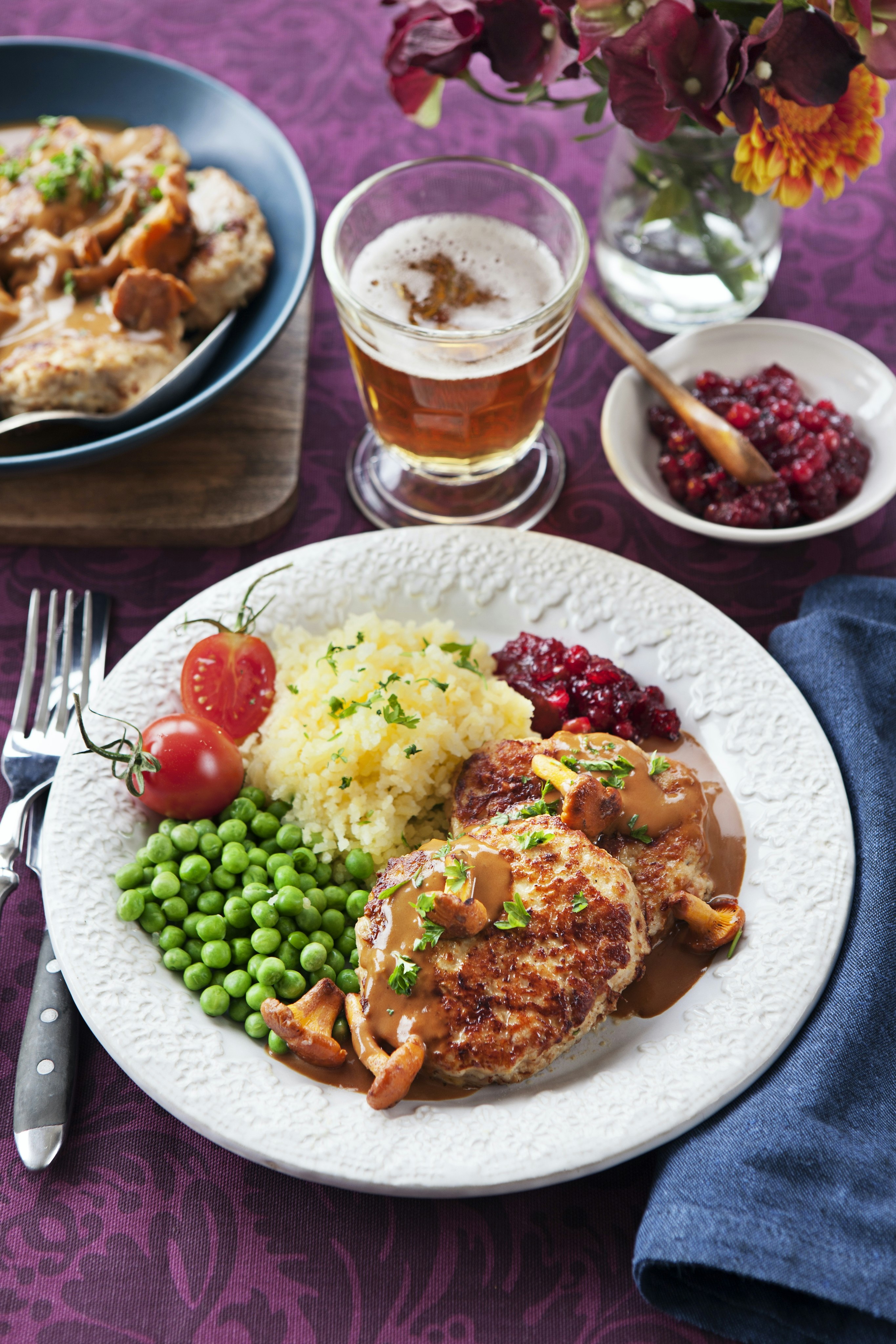 Kycklingwallenbergare med kantarellsås