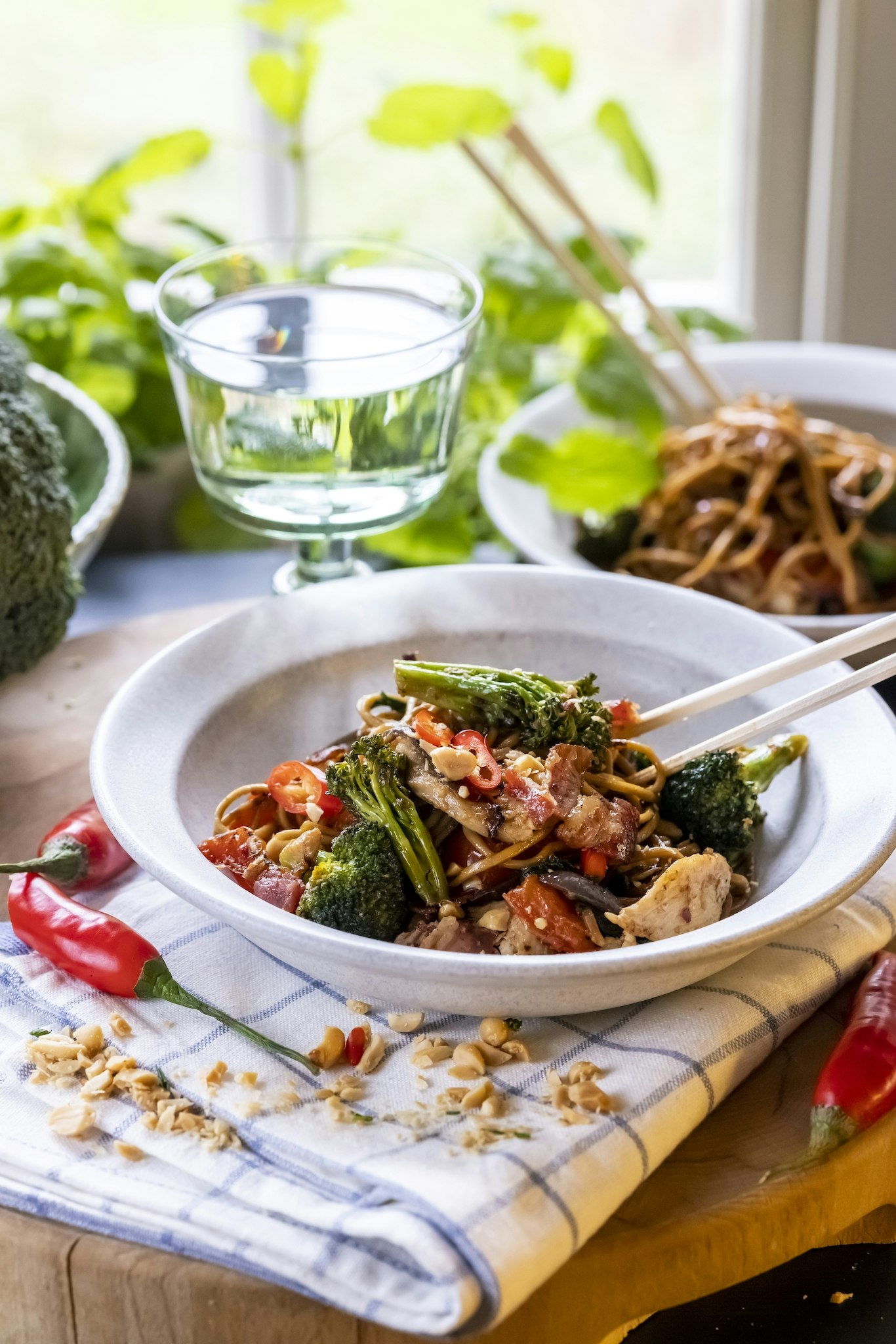 Kycklingwok med broccoli och bacon